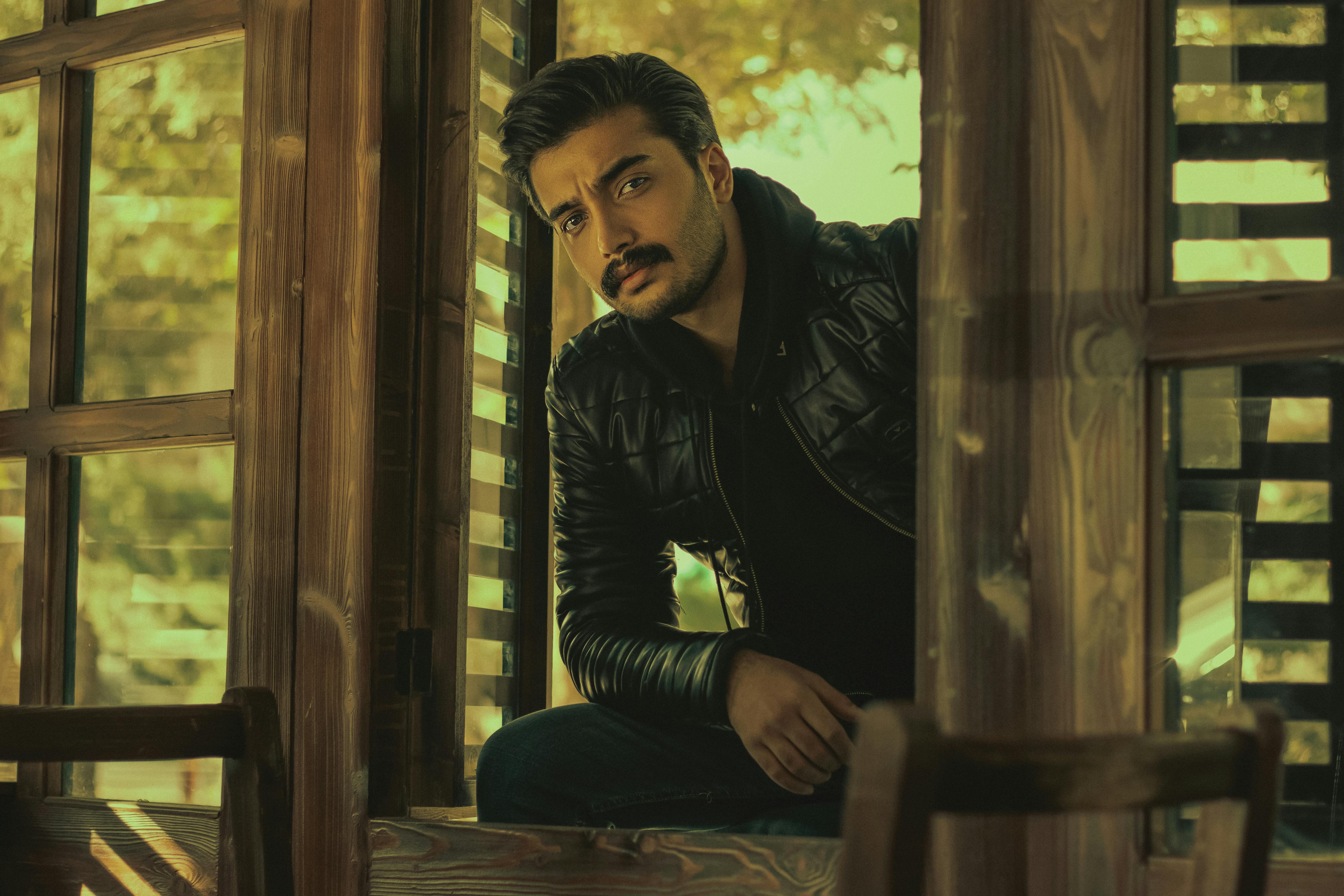 Reflexive Pose Photos, Download The BEST Free Reflexive Pose Stock ...