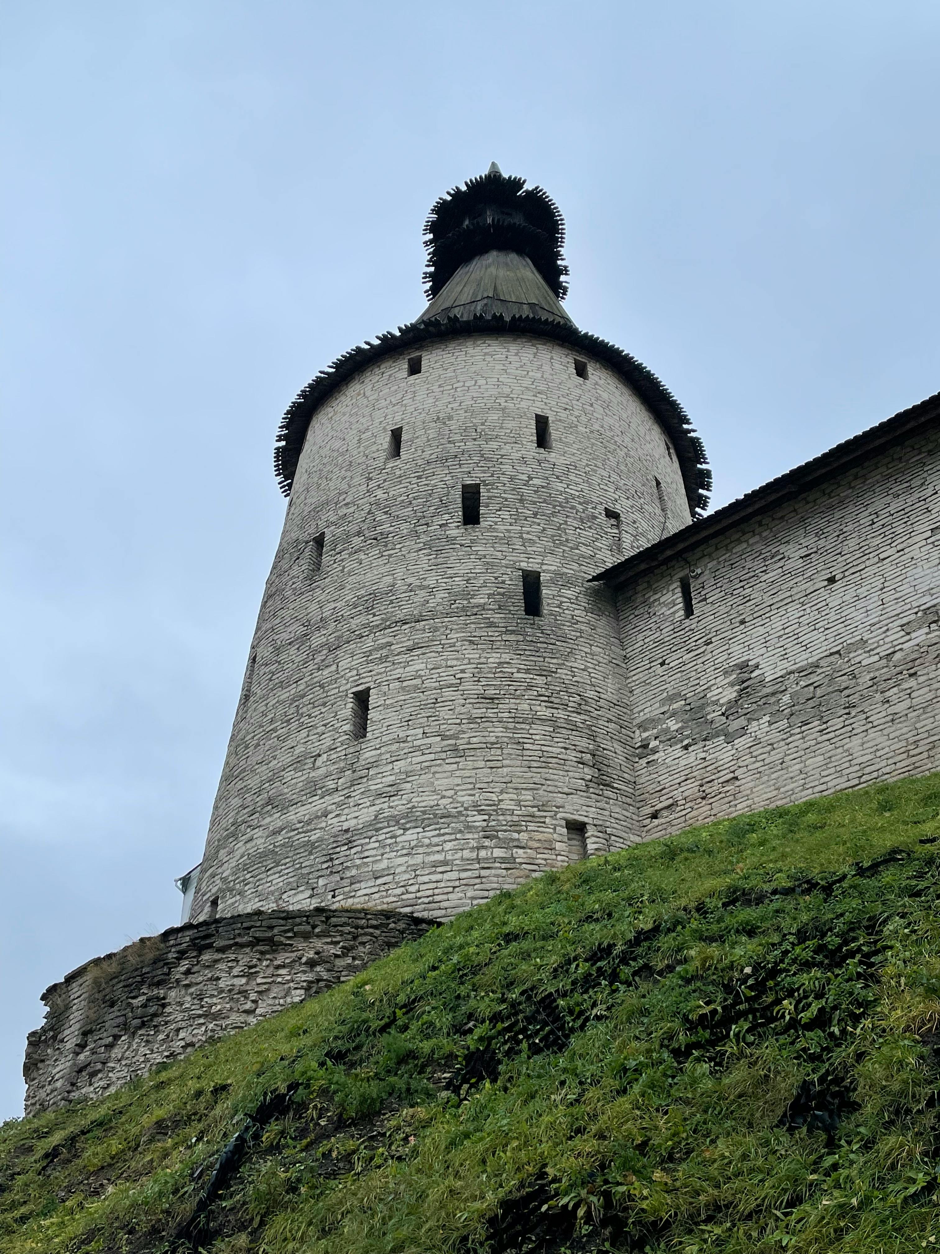 Low Angle Shot of a Castle with Brick Wall · Free Stock Photo
