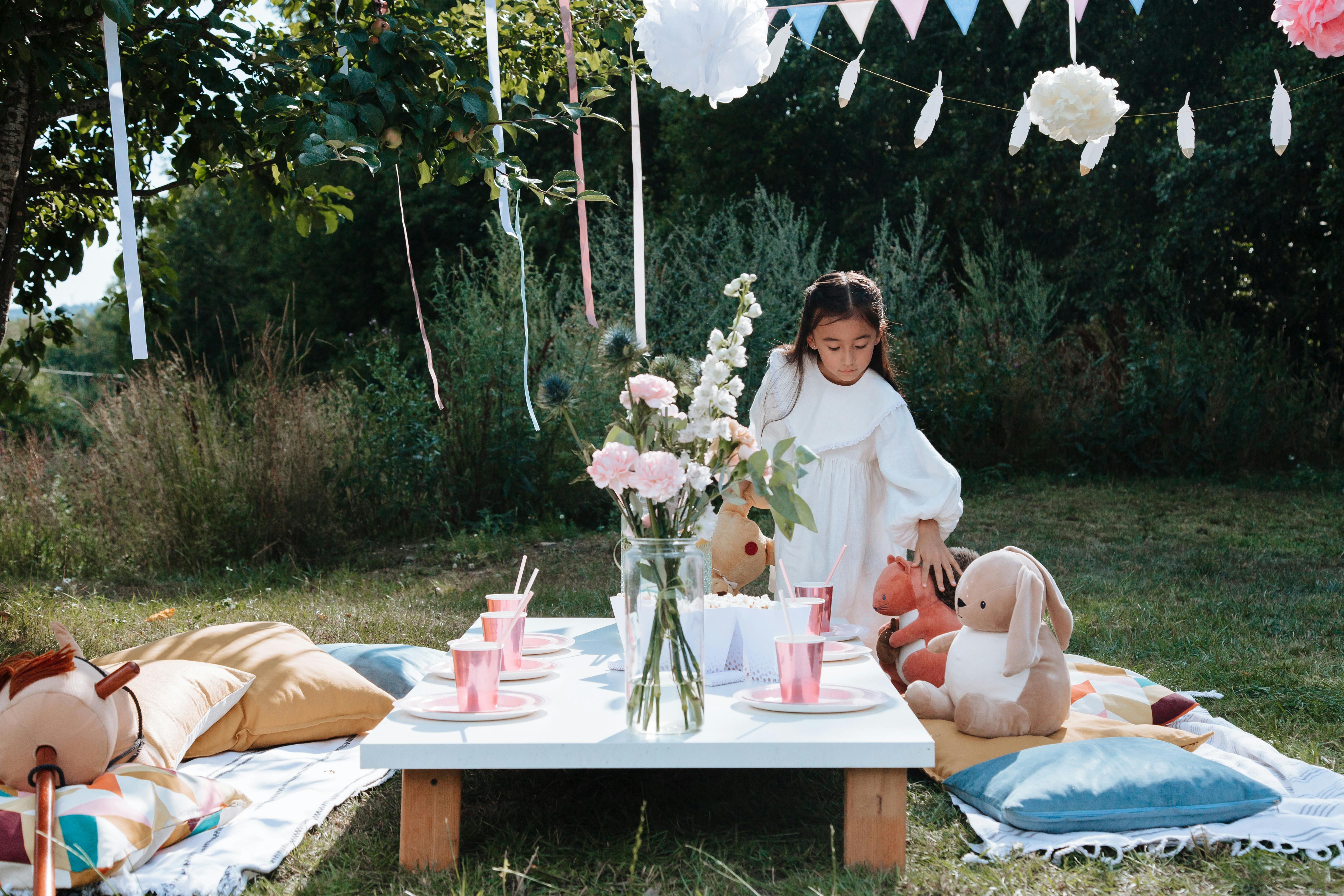 Beautiful Picnic Table Photos, Download The BEST Free Beautiful Picnic ...