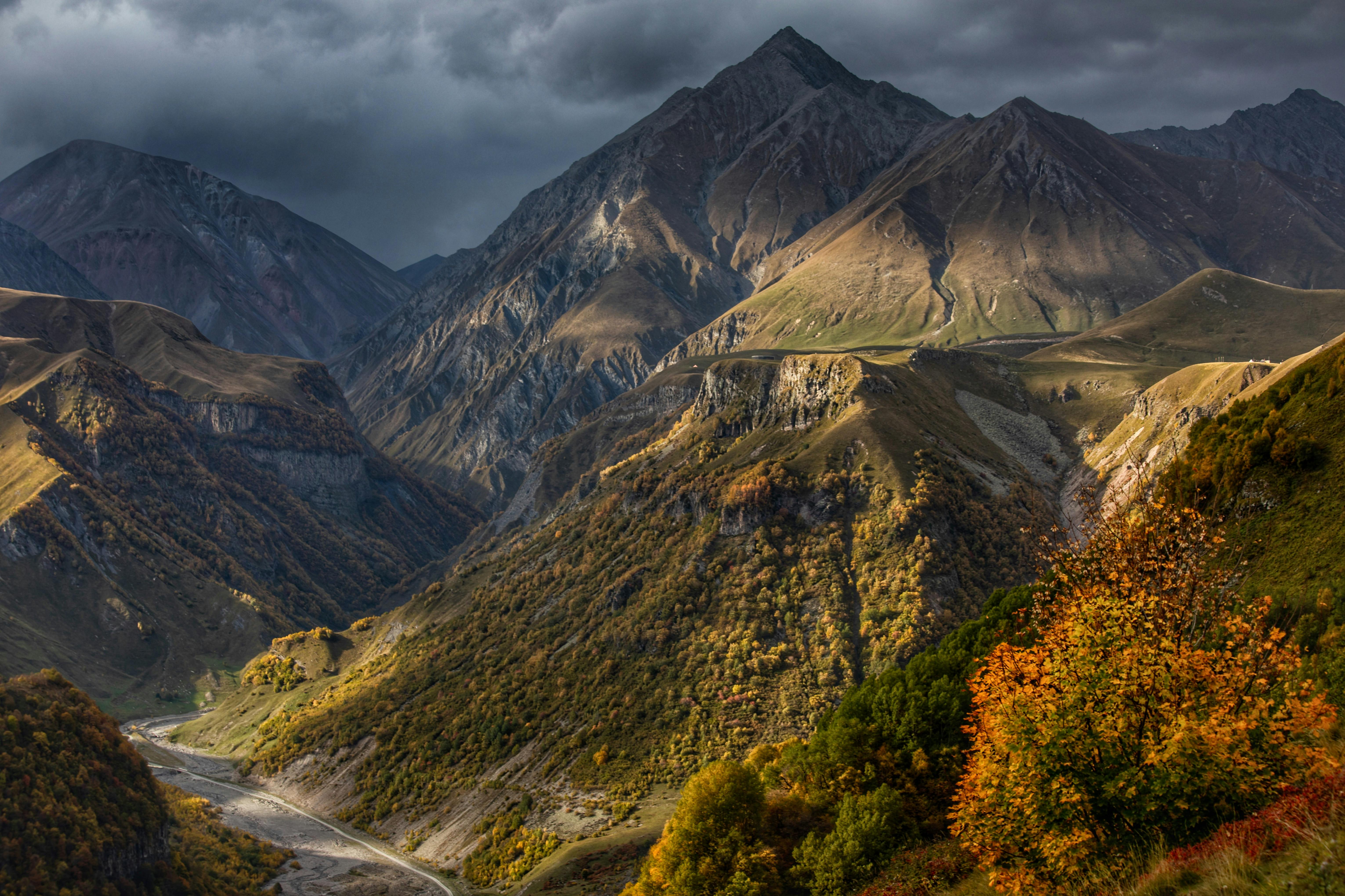 Autumn Mountain View · Free Stock Photo