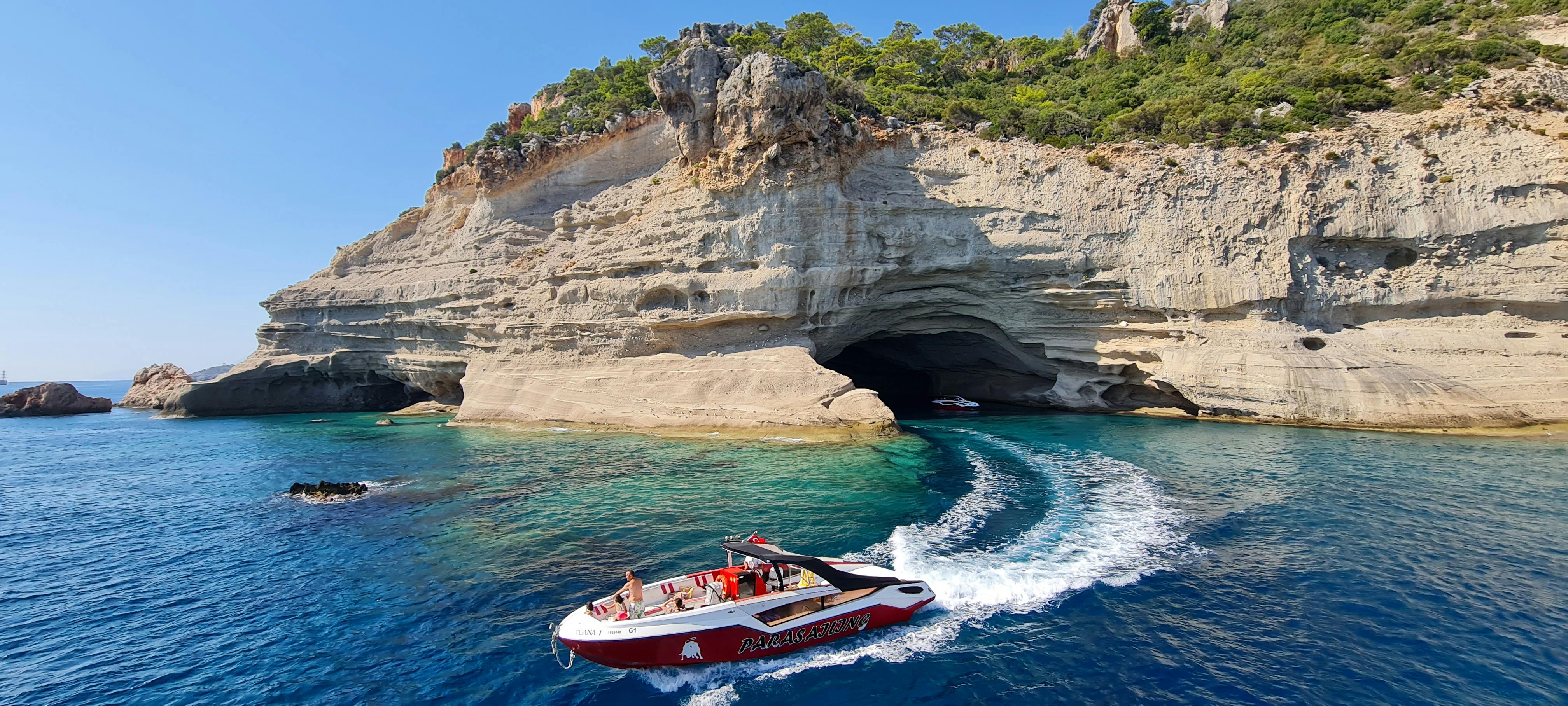 People and Boat in Bay in Cave · Free Stock Photo