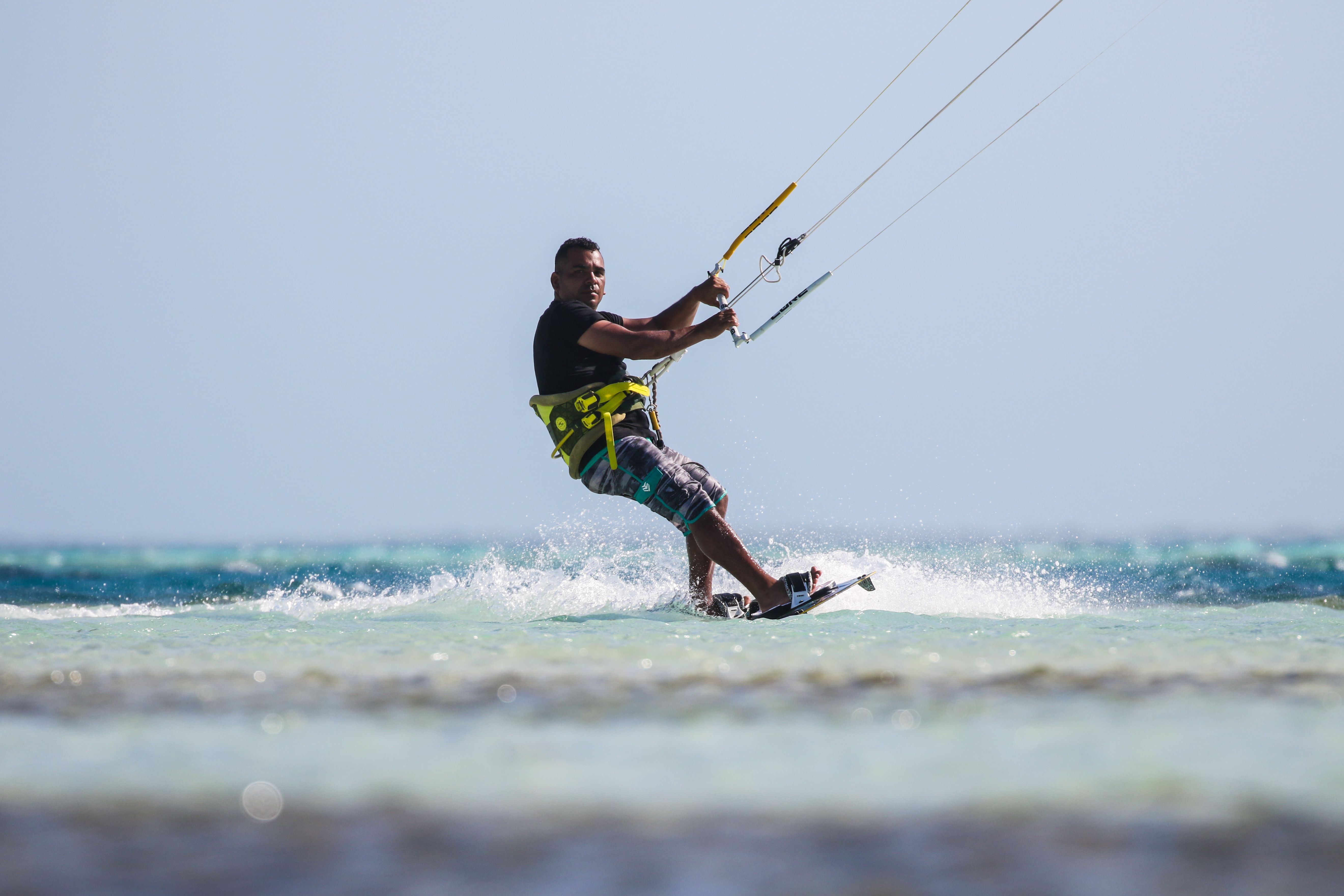People Kitesurfing on the Shore · Free Stock Photo