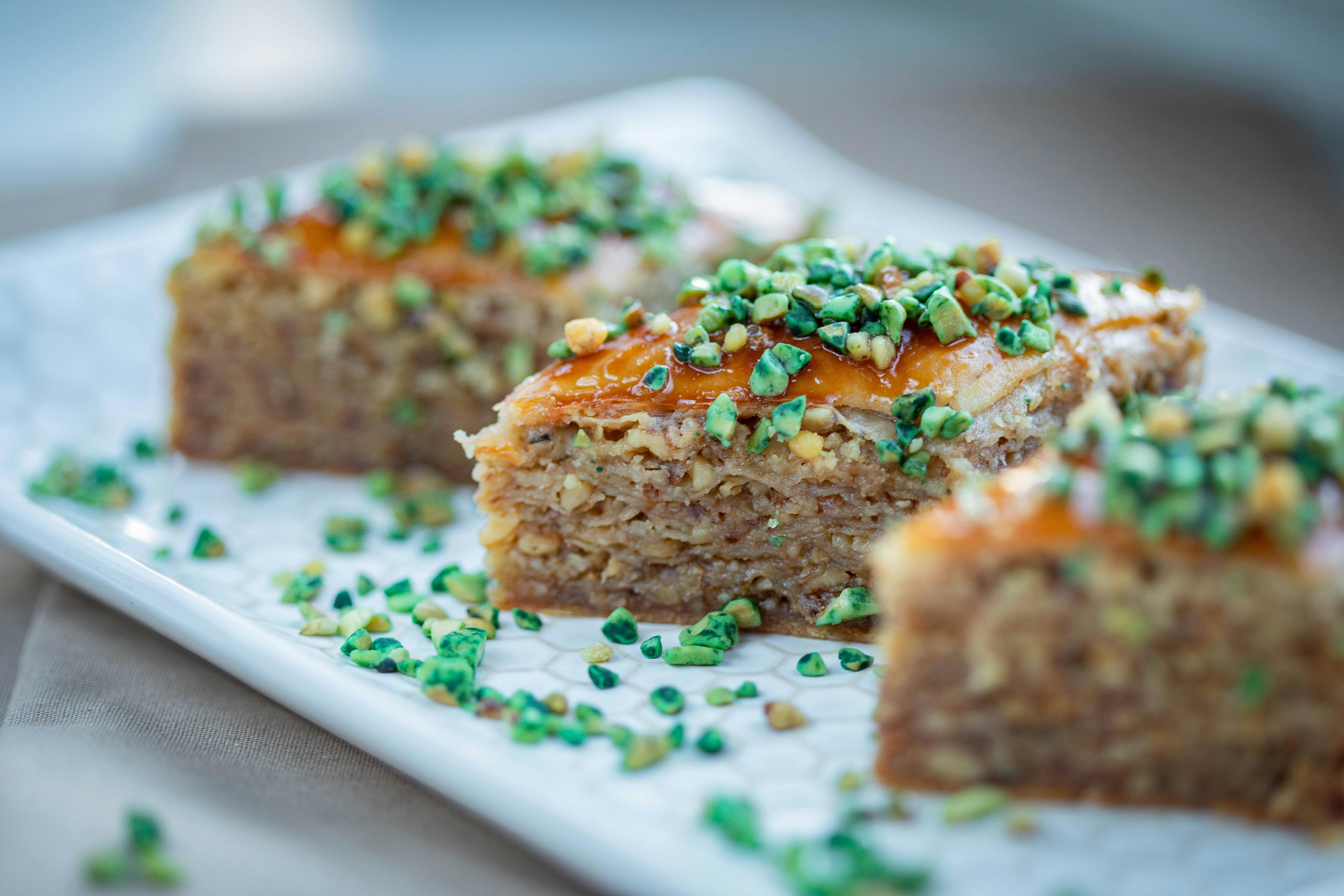 Close-up Photography of Sliced Cake · Free Stock Photo