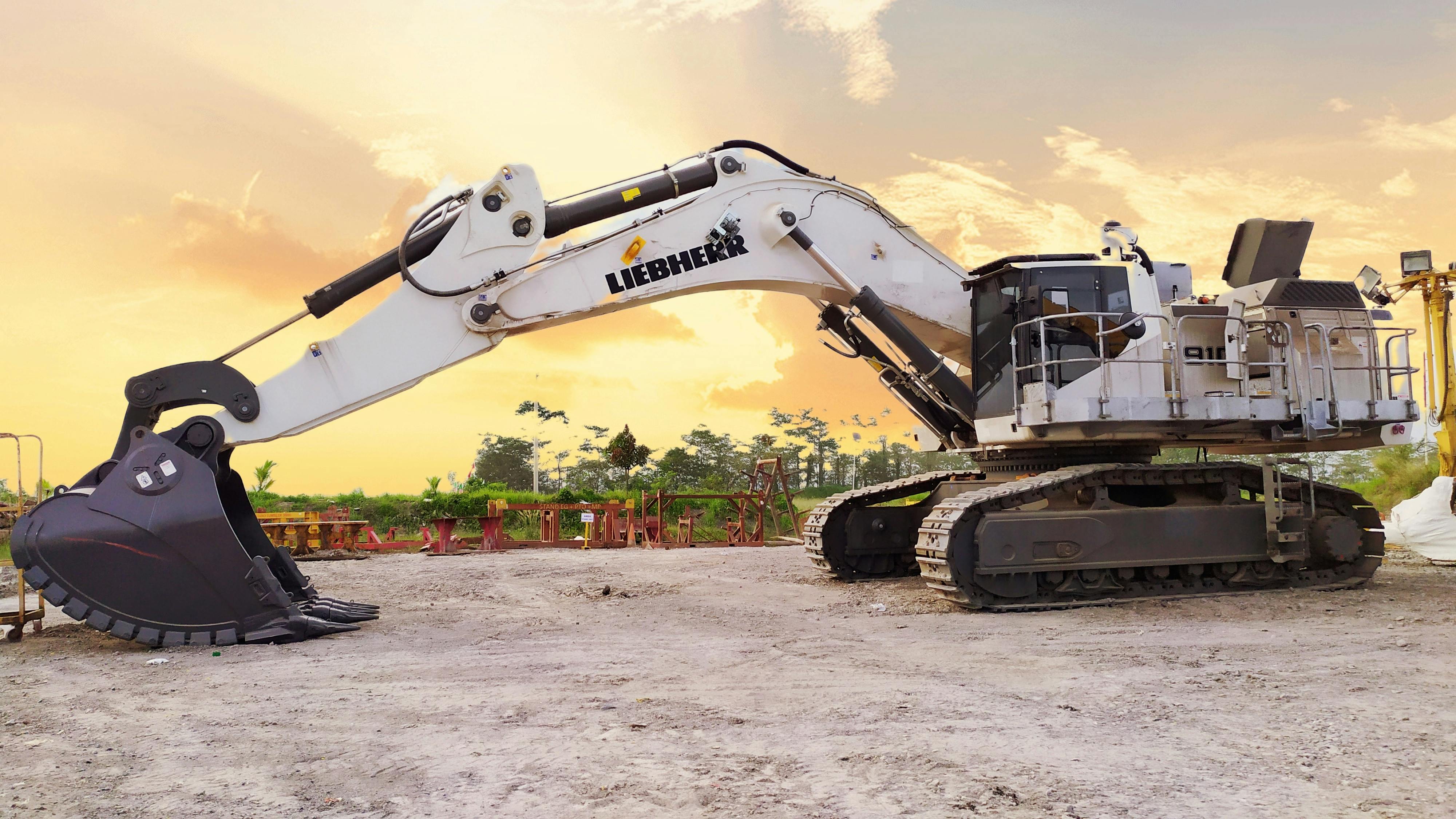 Yellow Front Loader at Construction Site · Free Stock Photo