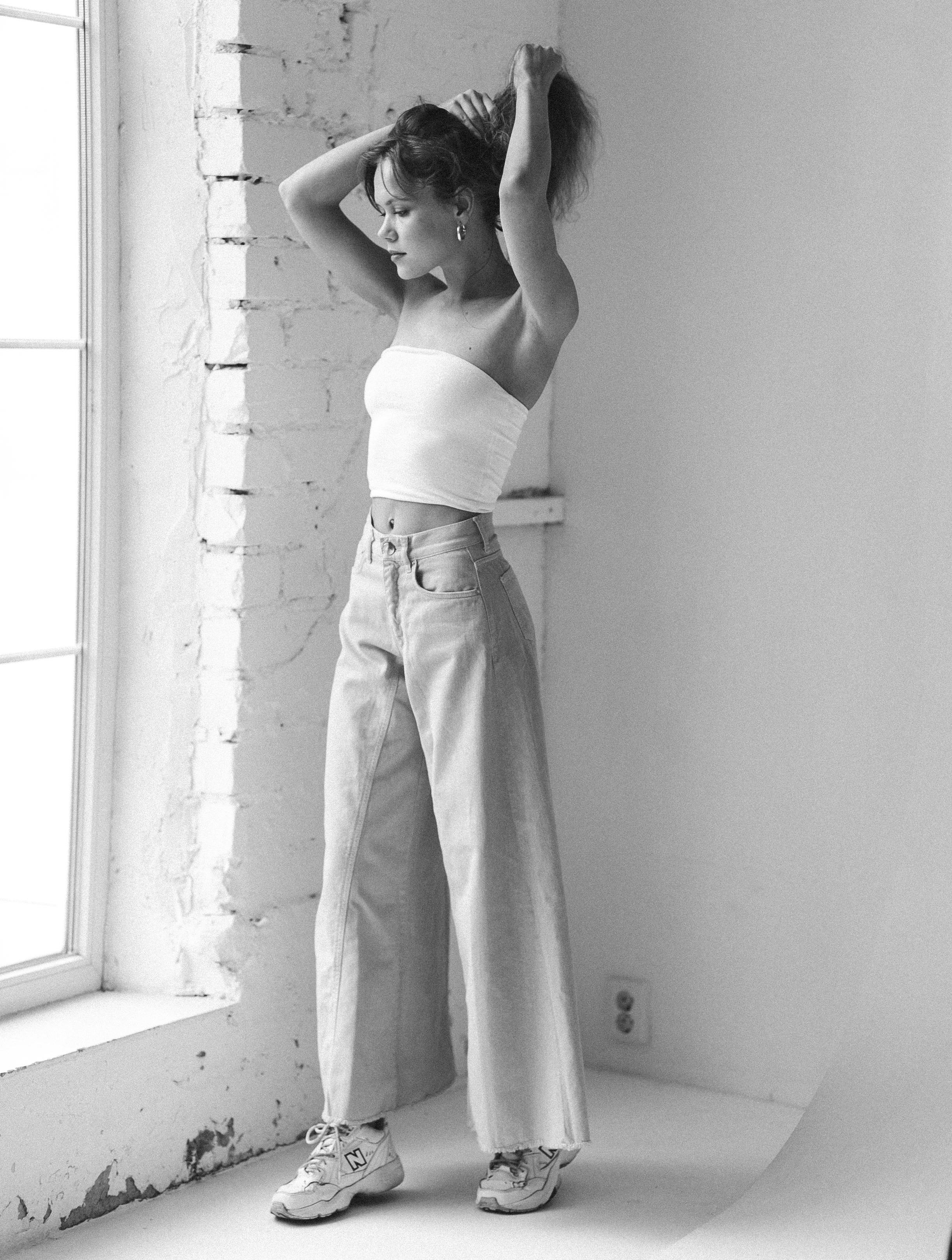 Man Standing with Head Leaned Back · Free Stock Photo