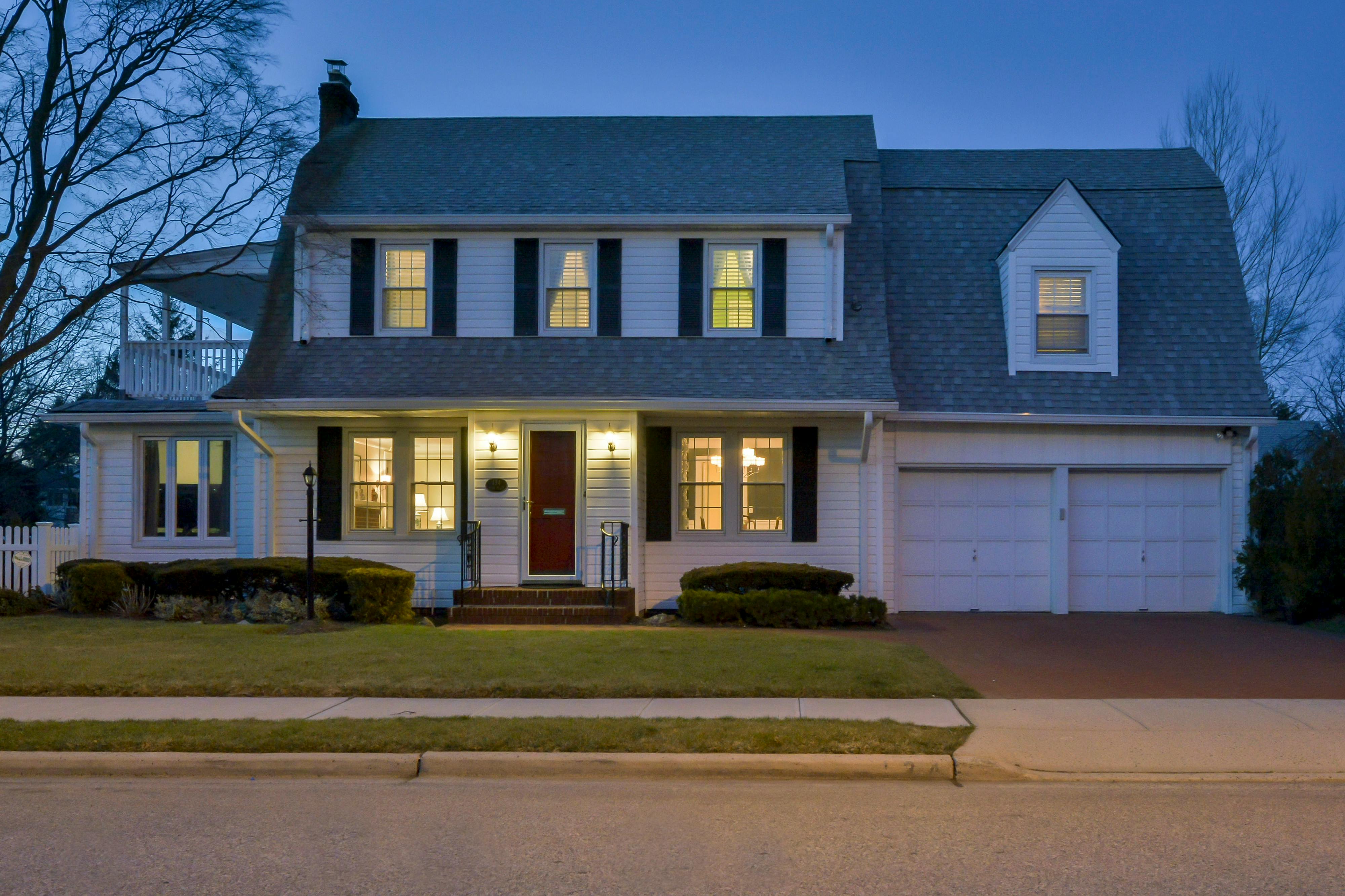 Free stock photo of colonial style, houses, night lights