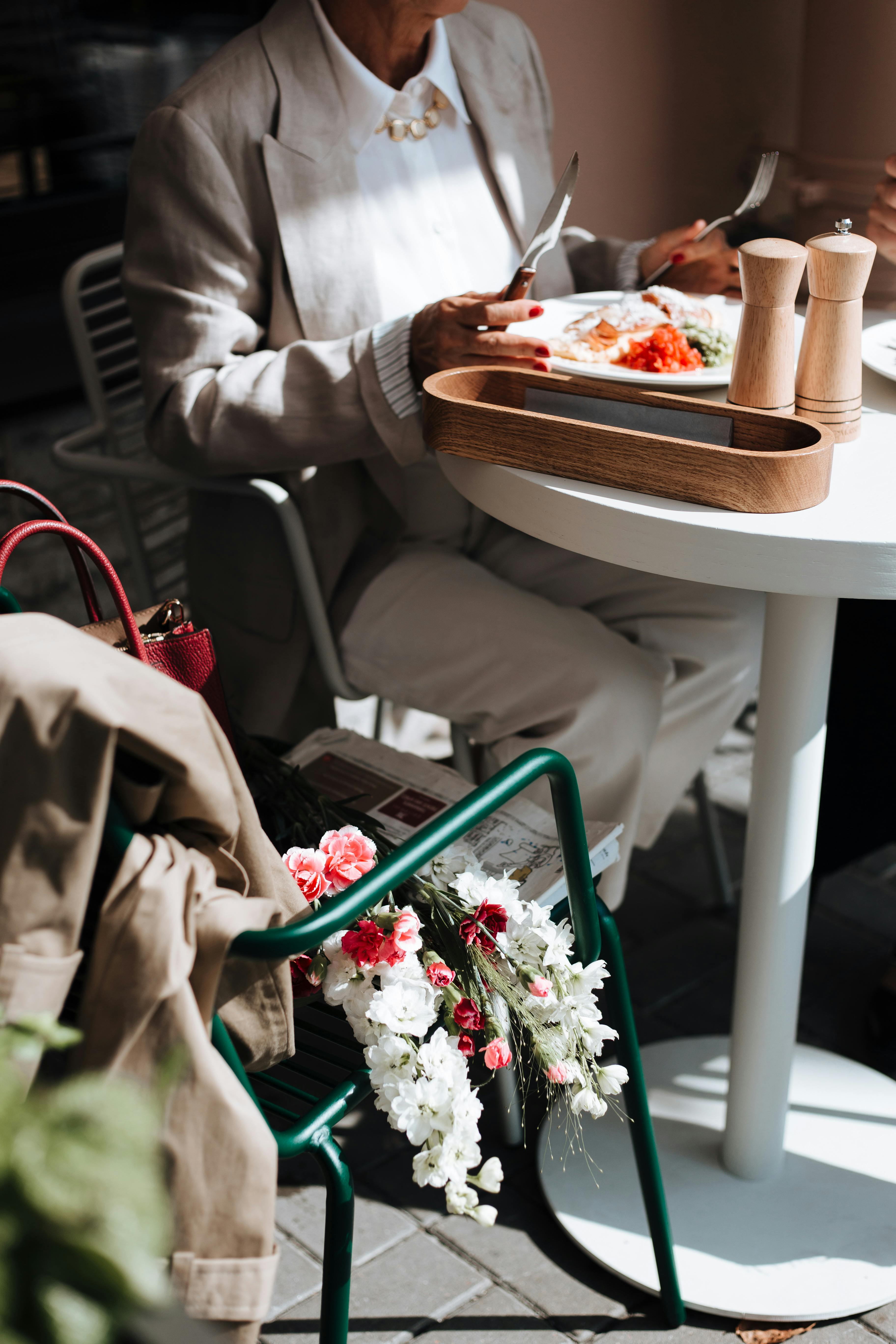 Shoulder Level Shot Photos, Download The BEST Free Shoulder Level Shot ...