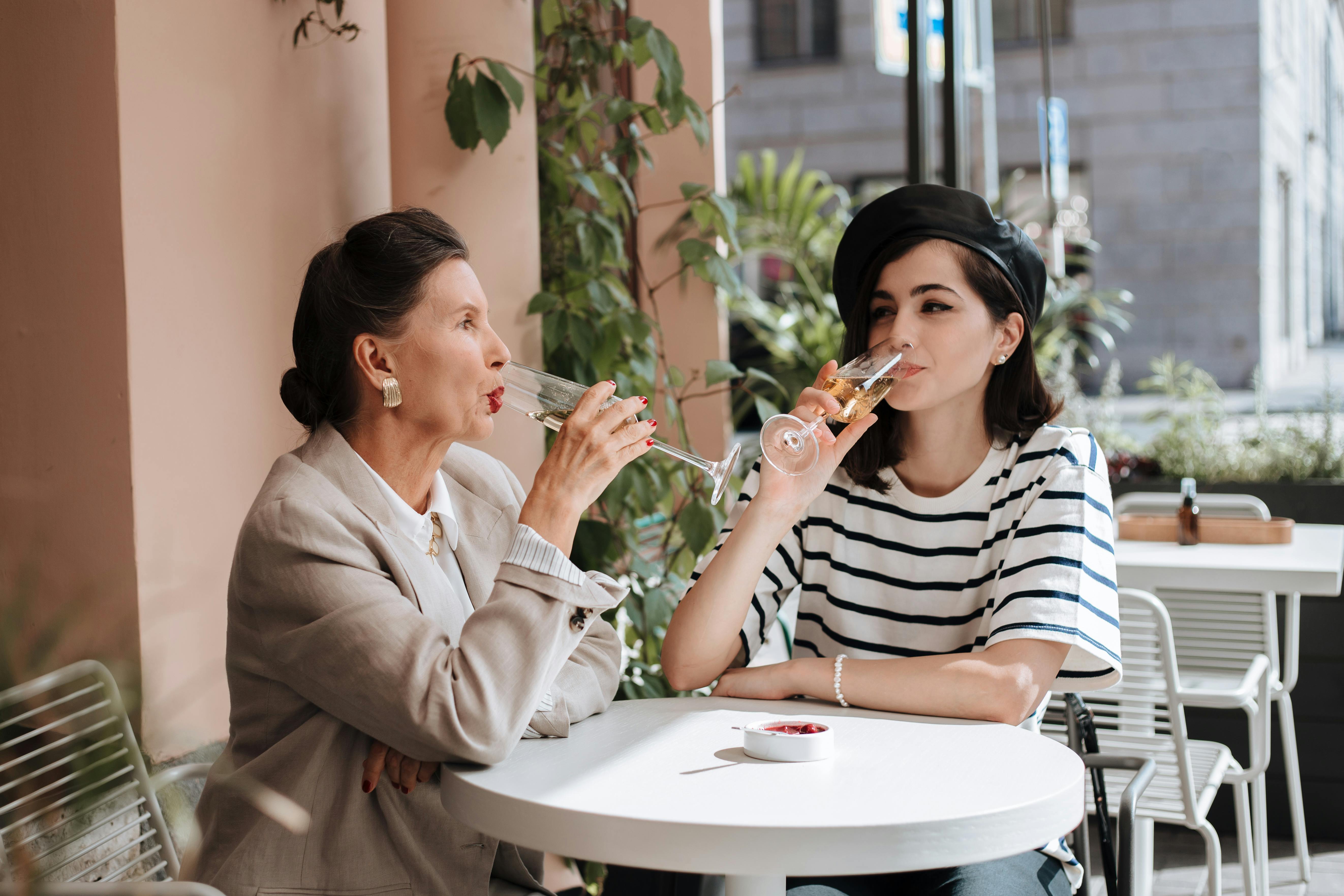400,000+ Best Women At Cafe Photos · 100% Free Download · Pexels Stock ...