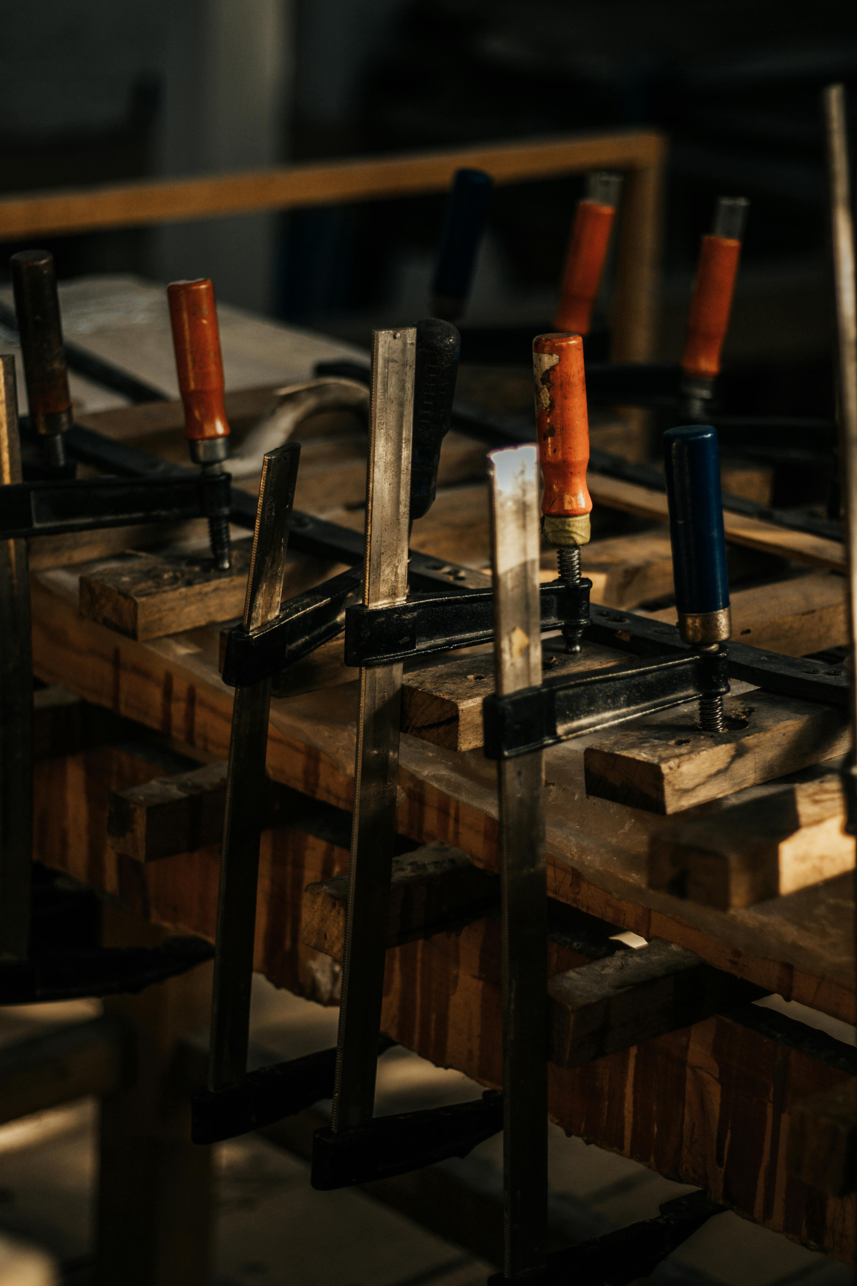 Old rusty plane with polished wooden knob · Free Stock Photo