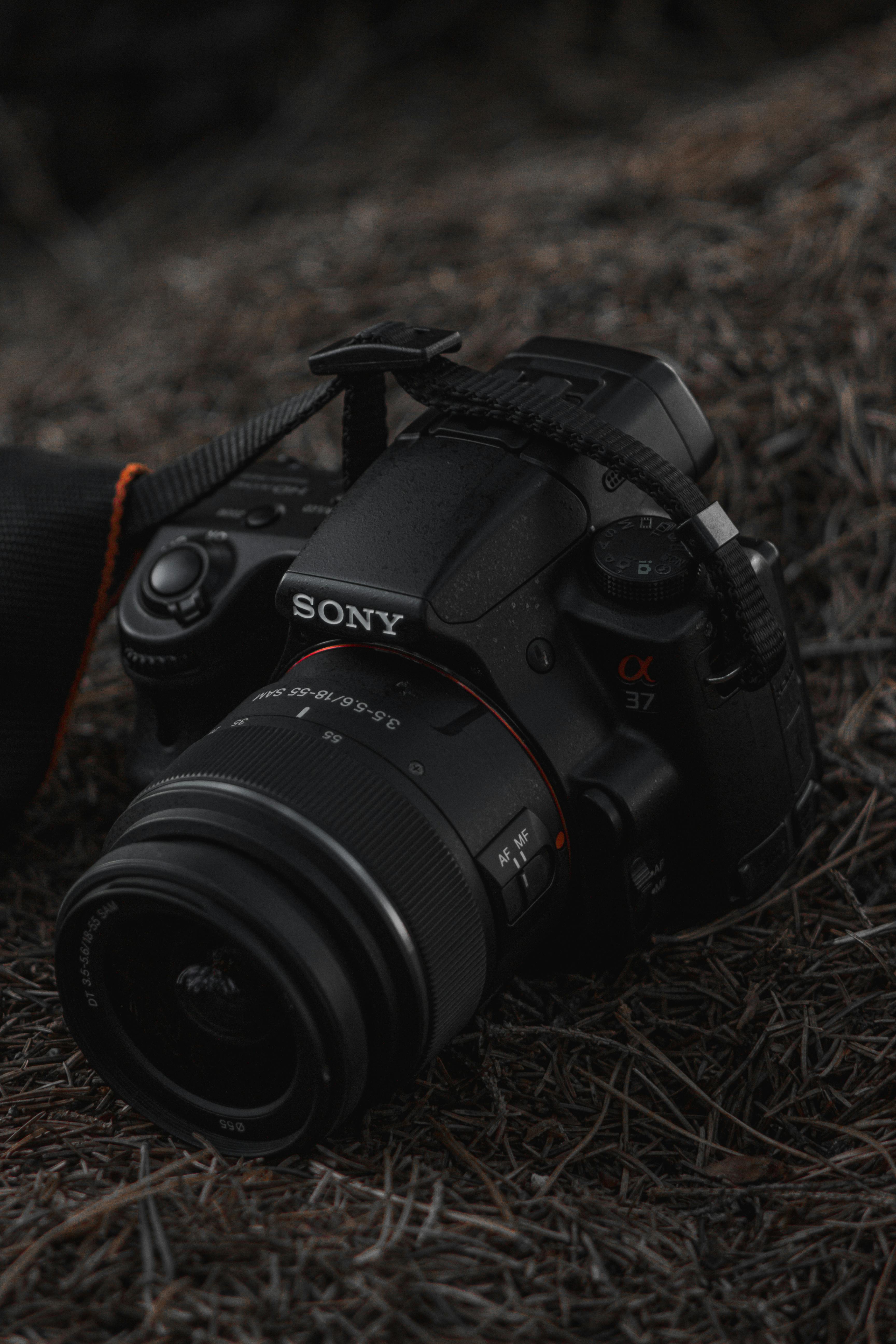 Black Camera in Close Up Photography · Free Stock Photo