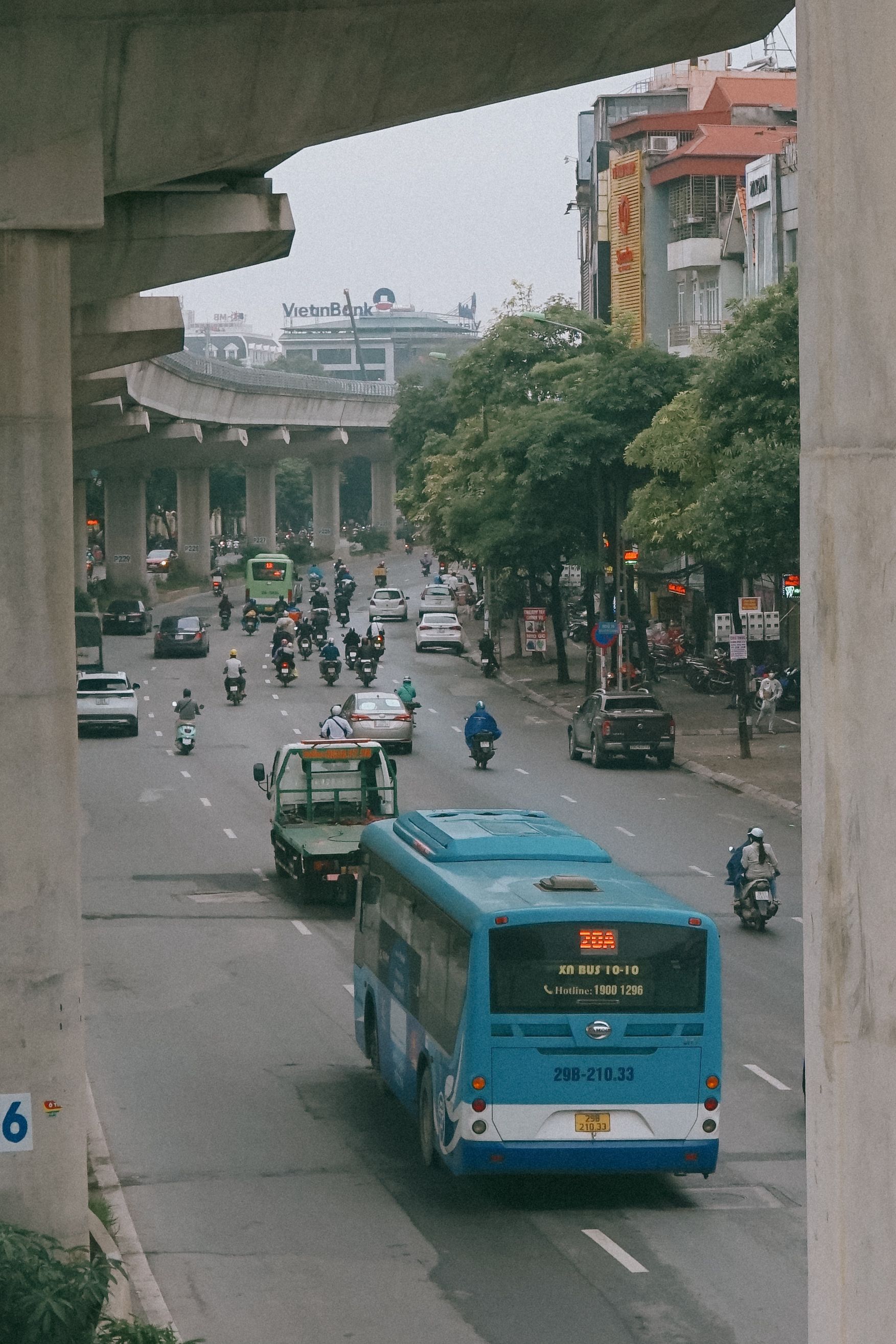 Vehicles and Motorcycles on the Road · Free Stock Photo