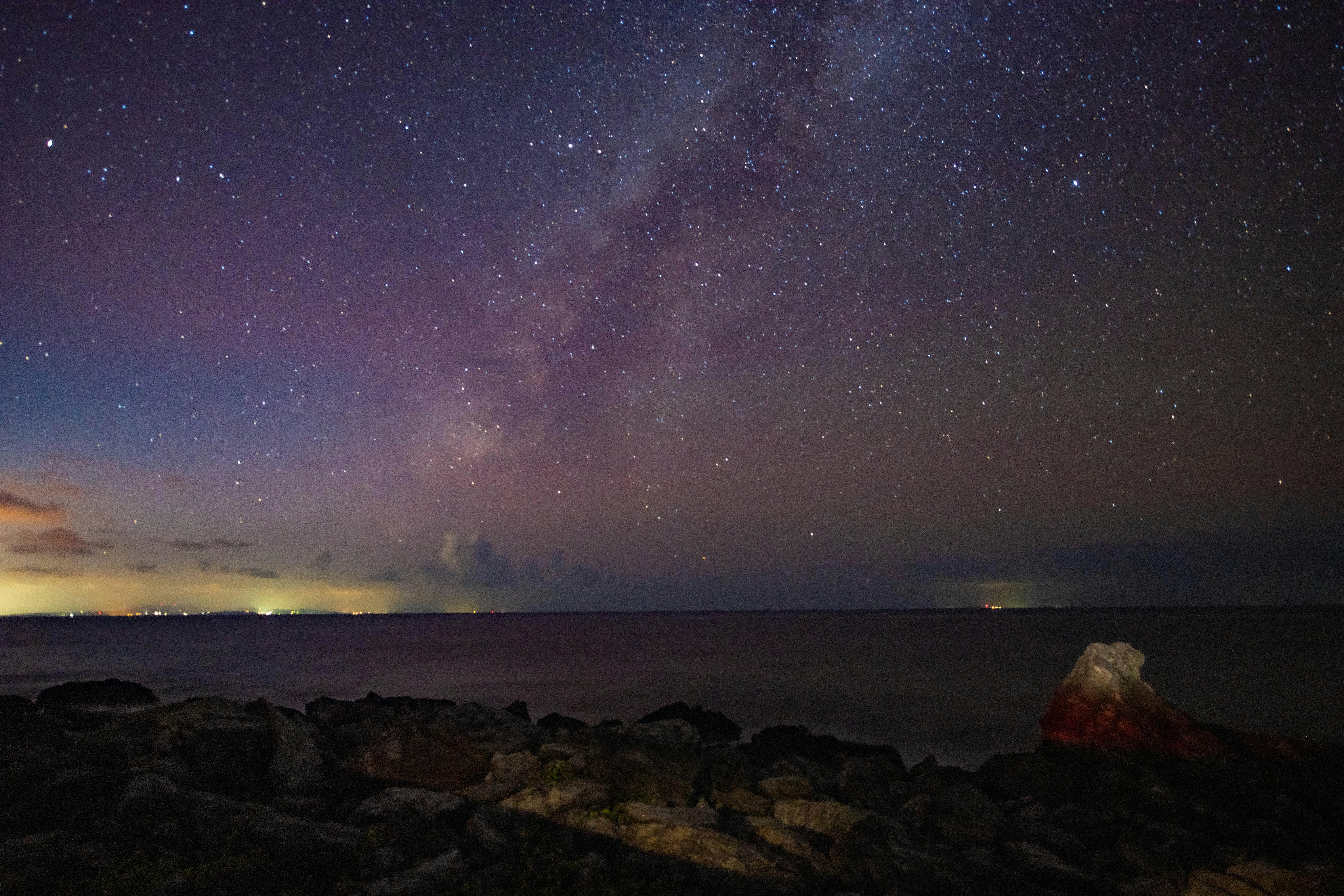 Starry Night Sky with a Cloud · Free Stock Photo