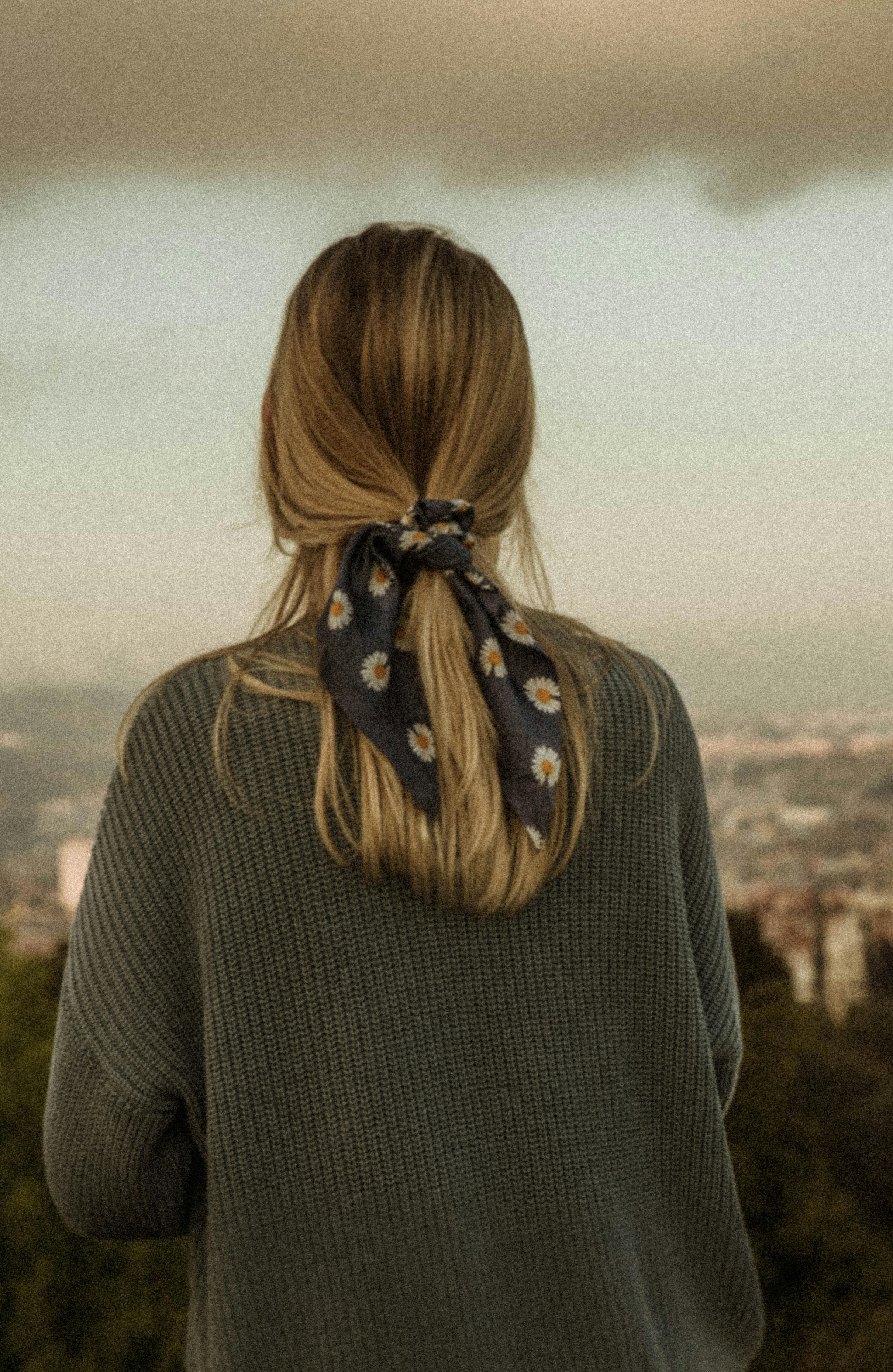 Daisy Scarf Photos, Download The BEST Free Daisy Scarf Stock Photos ...