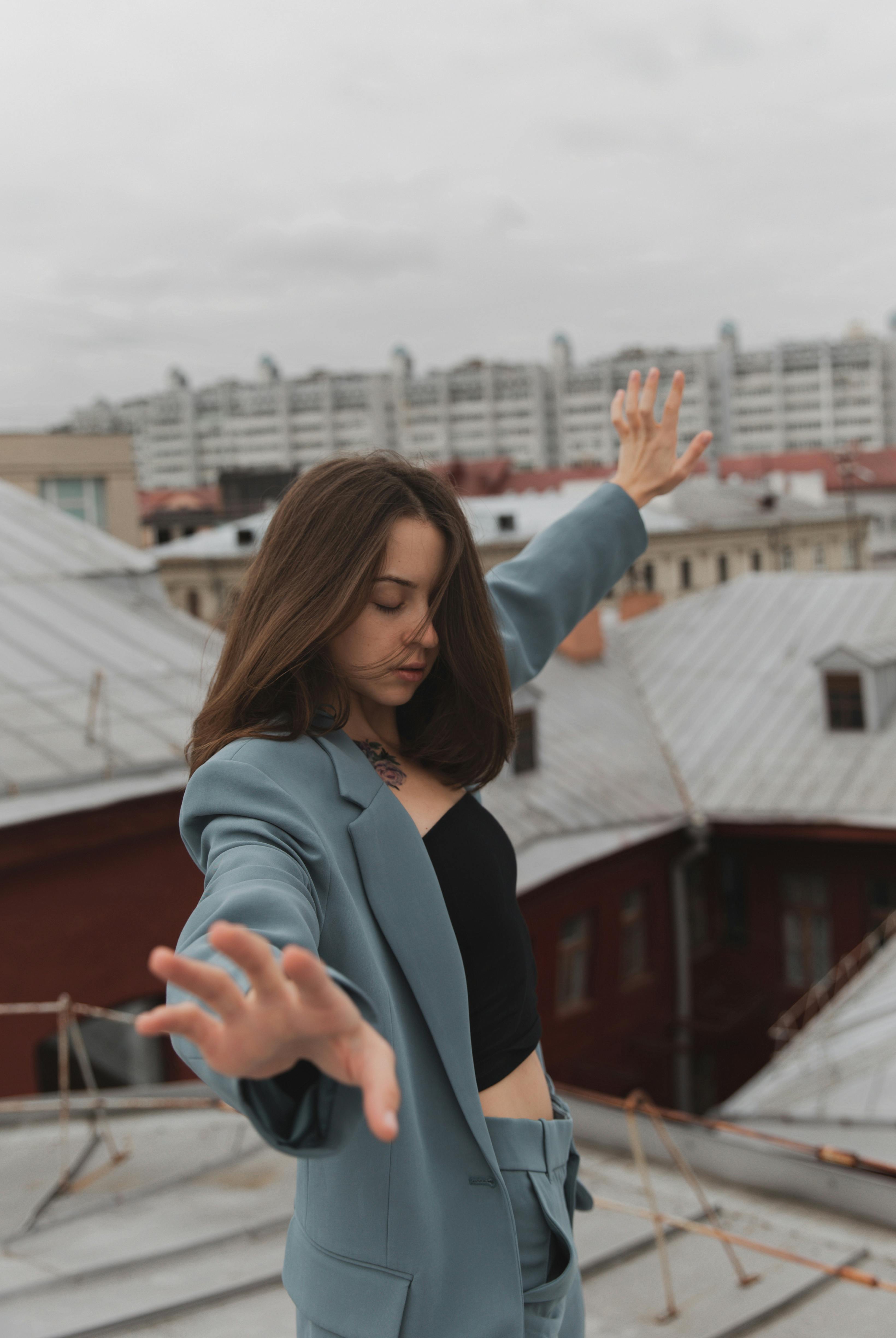 Roof Portrait Photos, Download The BEST Free Roof Portrait Stock Photos ...