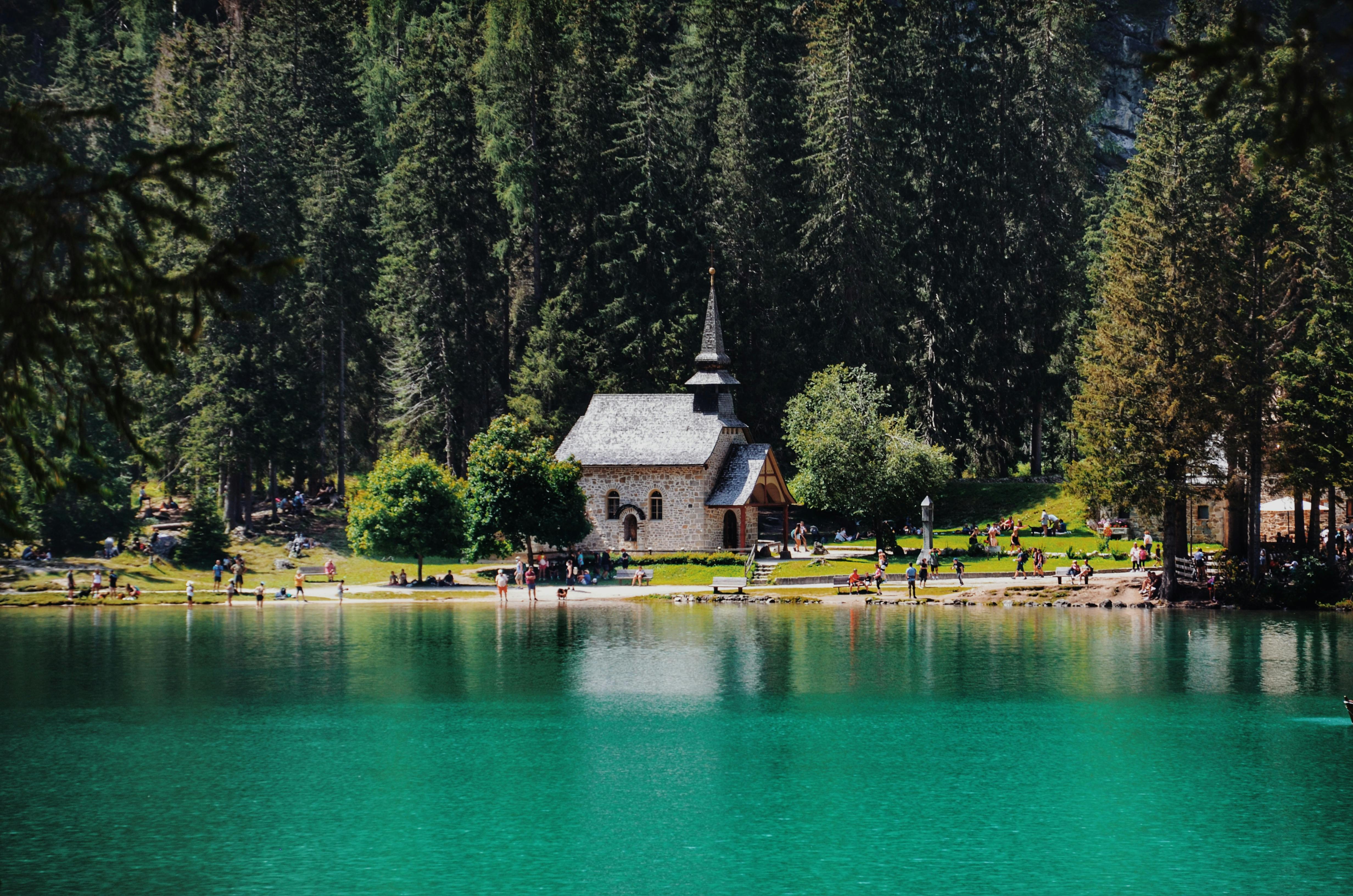 Small Church on Lake Shore · Free Stock Photo