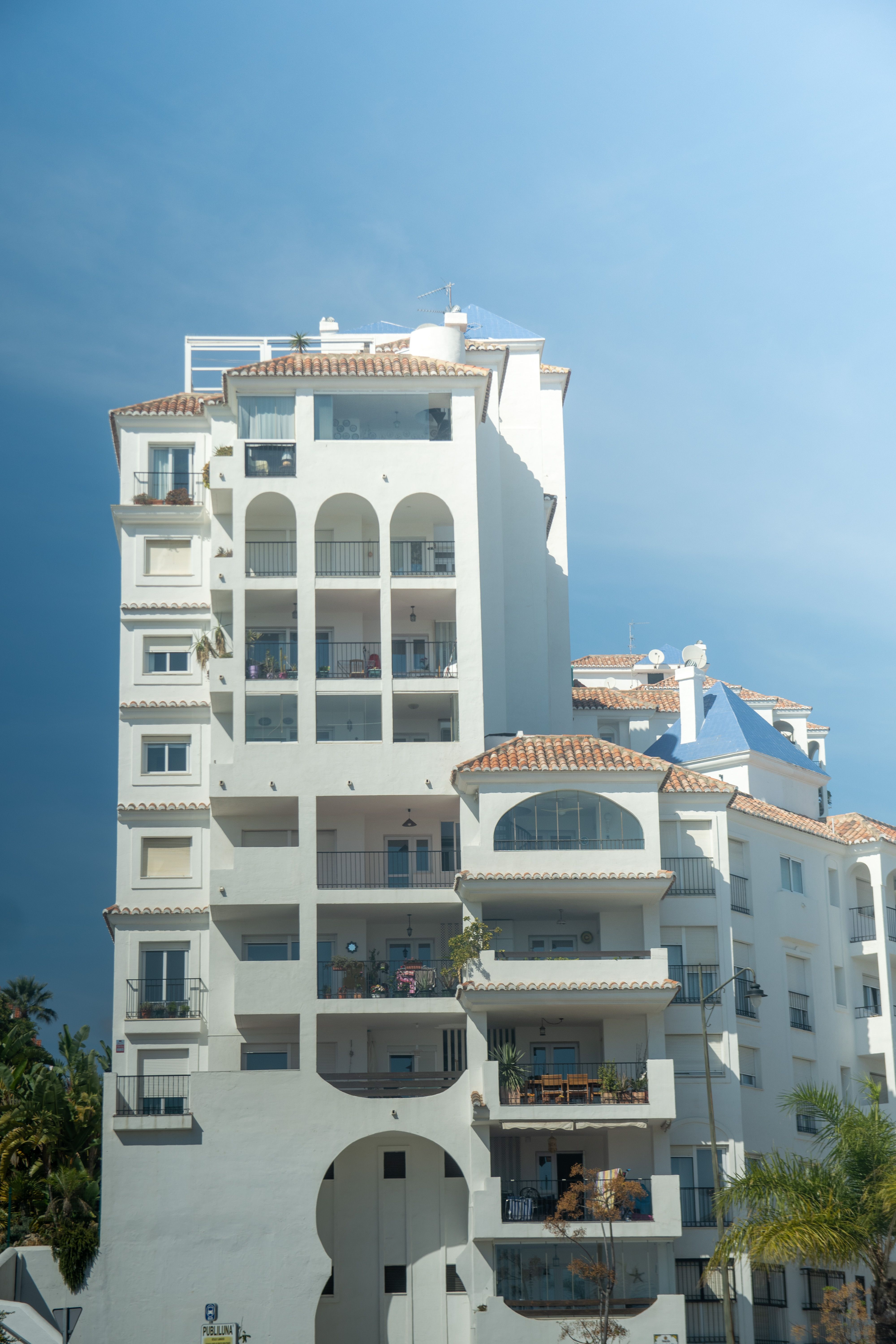 A Beautiful White Concrete Building · Free Stock Photo
