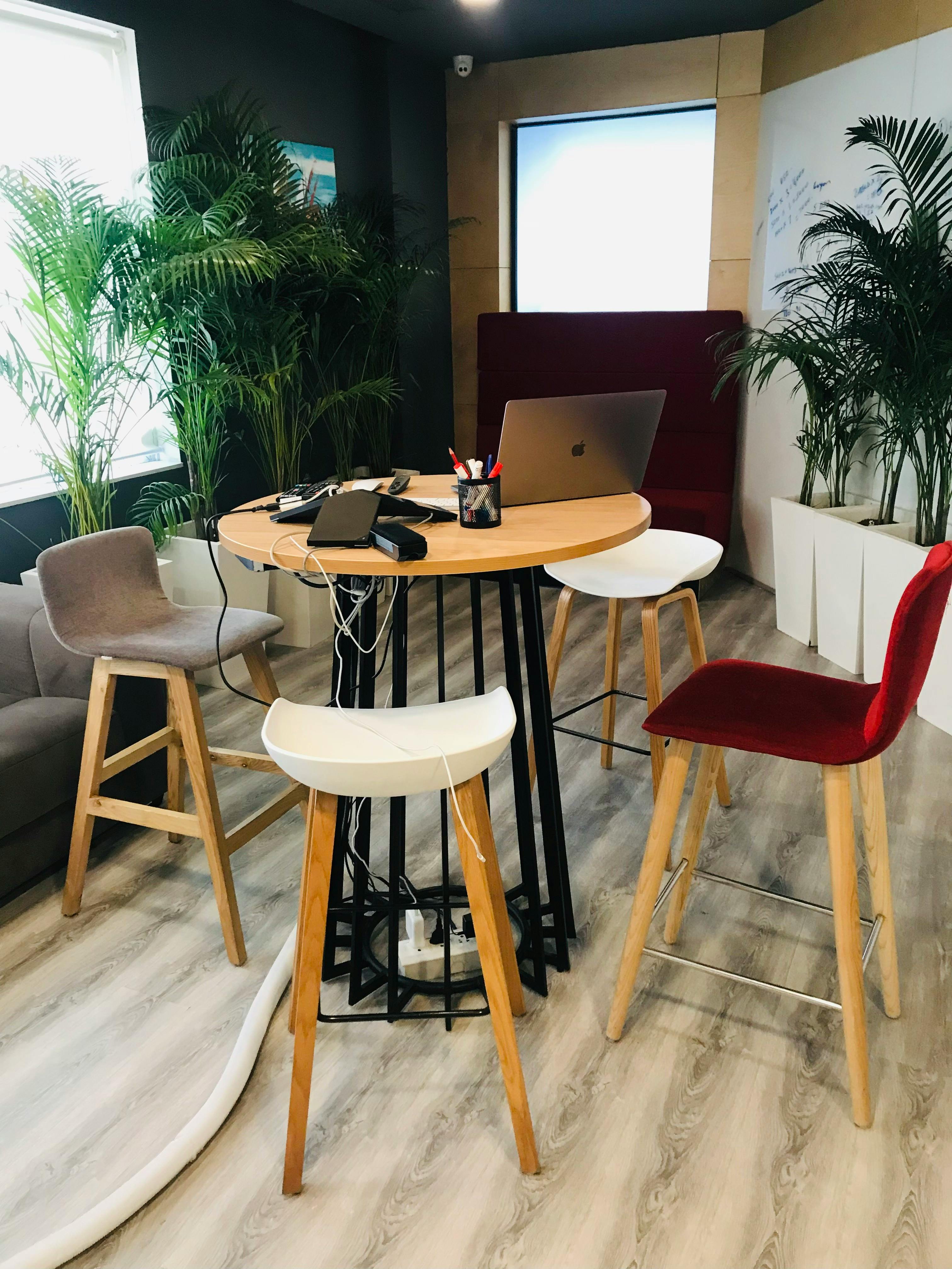 Empty Workspace · Free Stock Photo