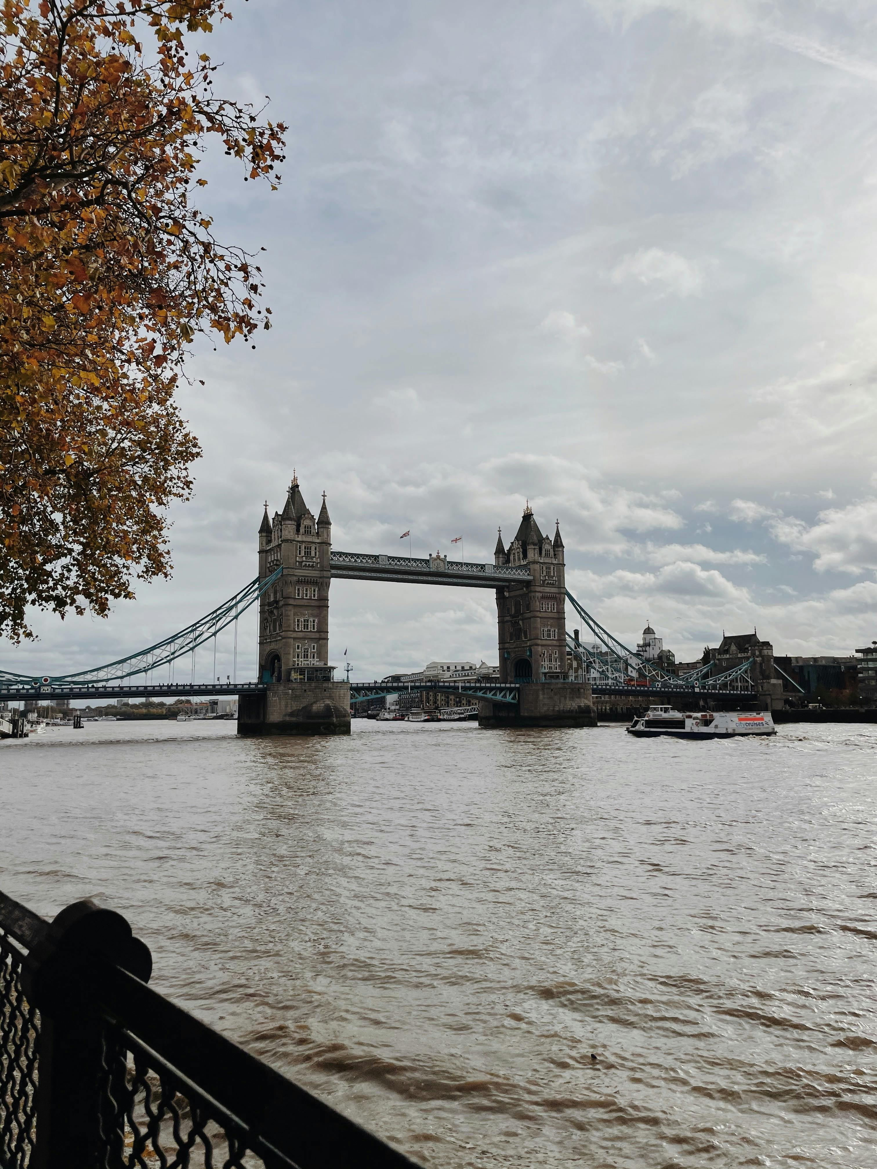 London Bridge over River, London, United Kingdom · Free Stock Photo