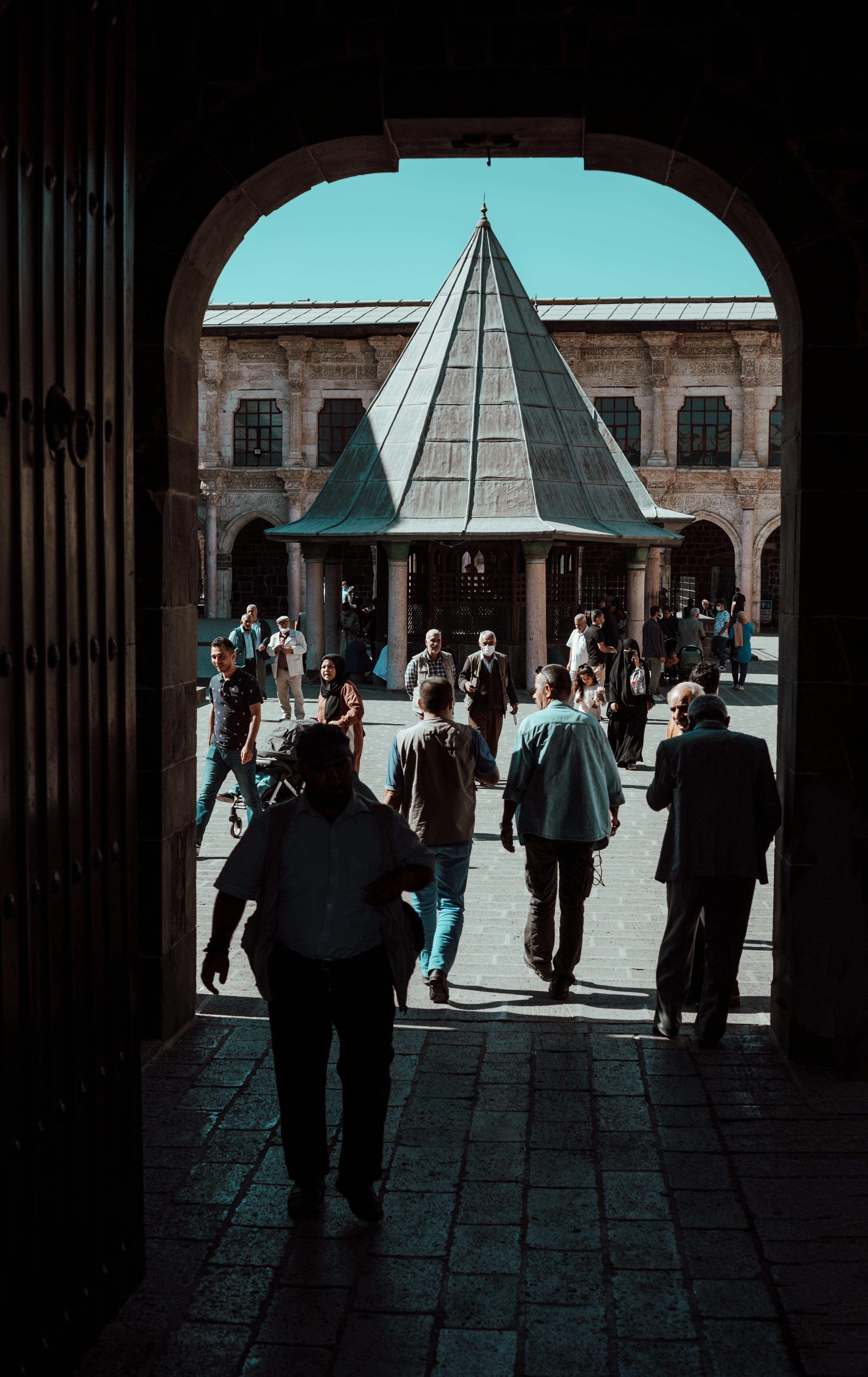 People Entering Building Photos, Download Free People Entering Building ...