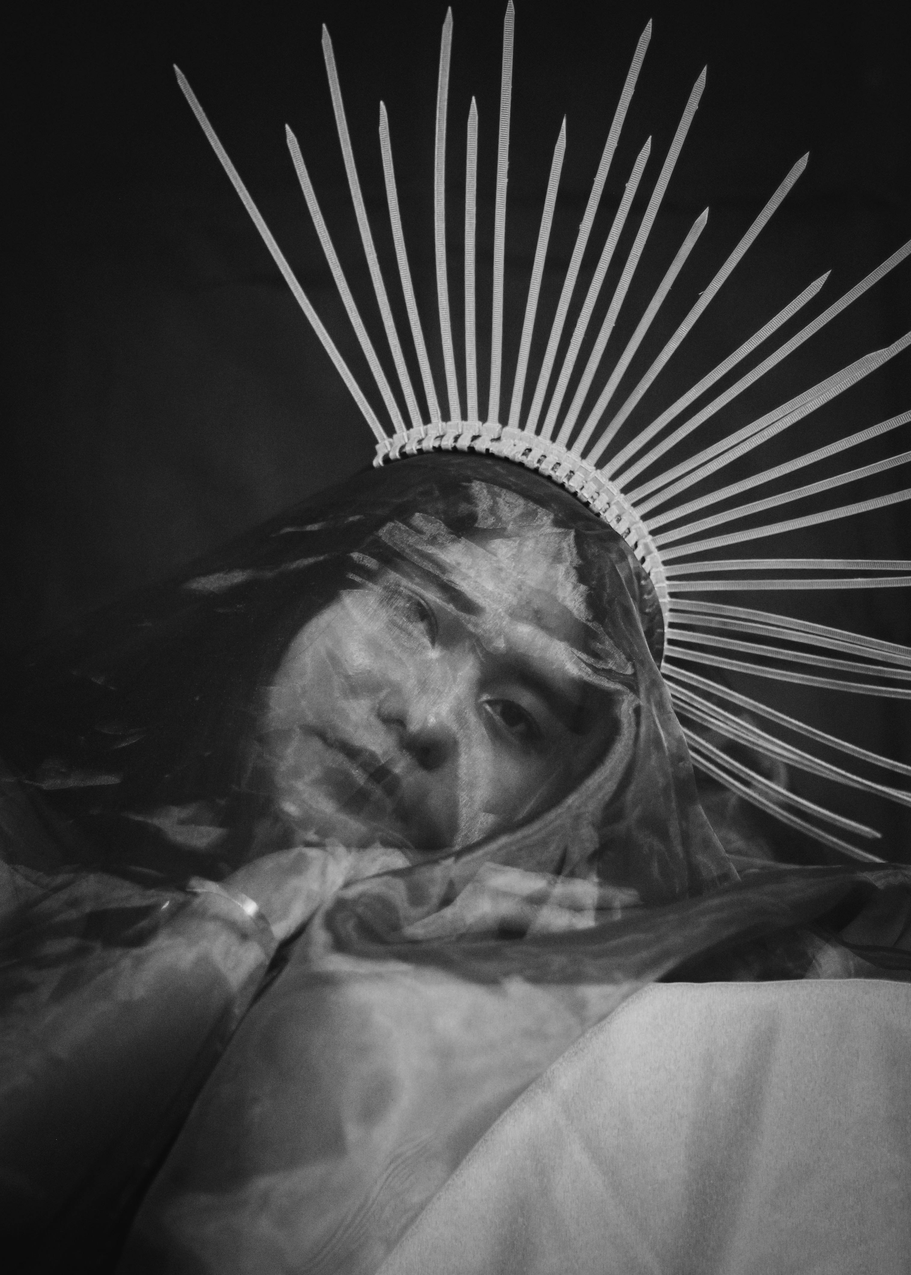 Woman in Veil and with Aureole Pretending Saint Mary · Free Stock Photo
