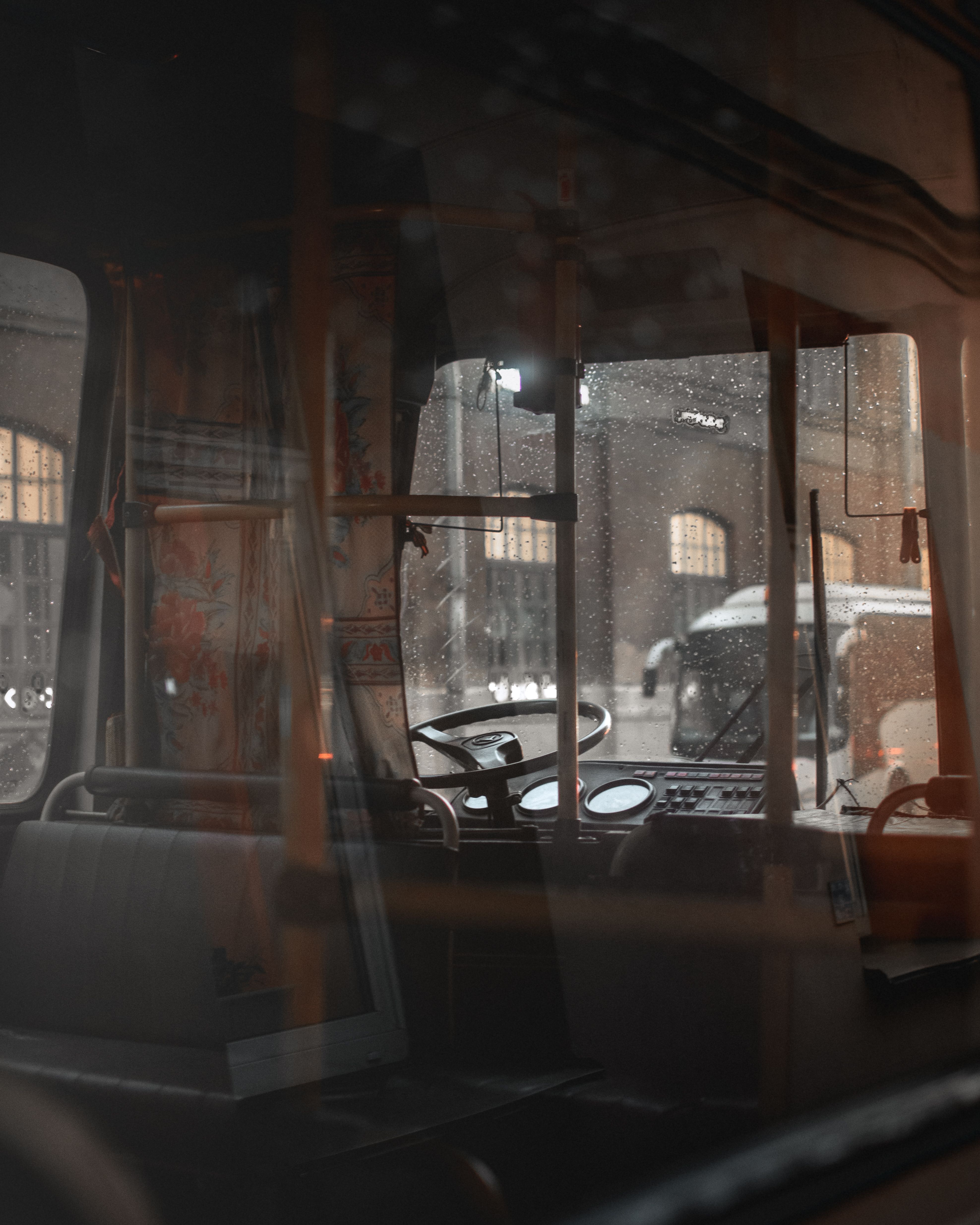 Bus on Street · Free Stock Photo