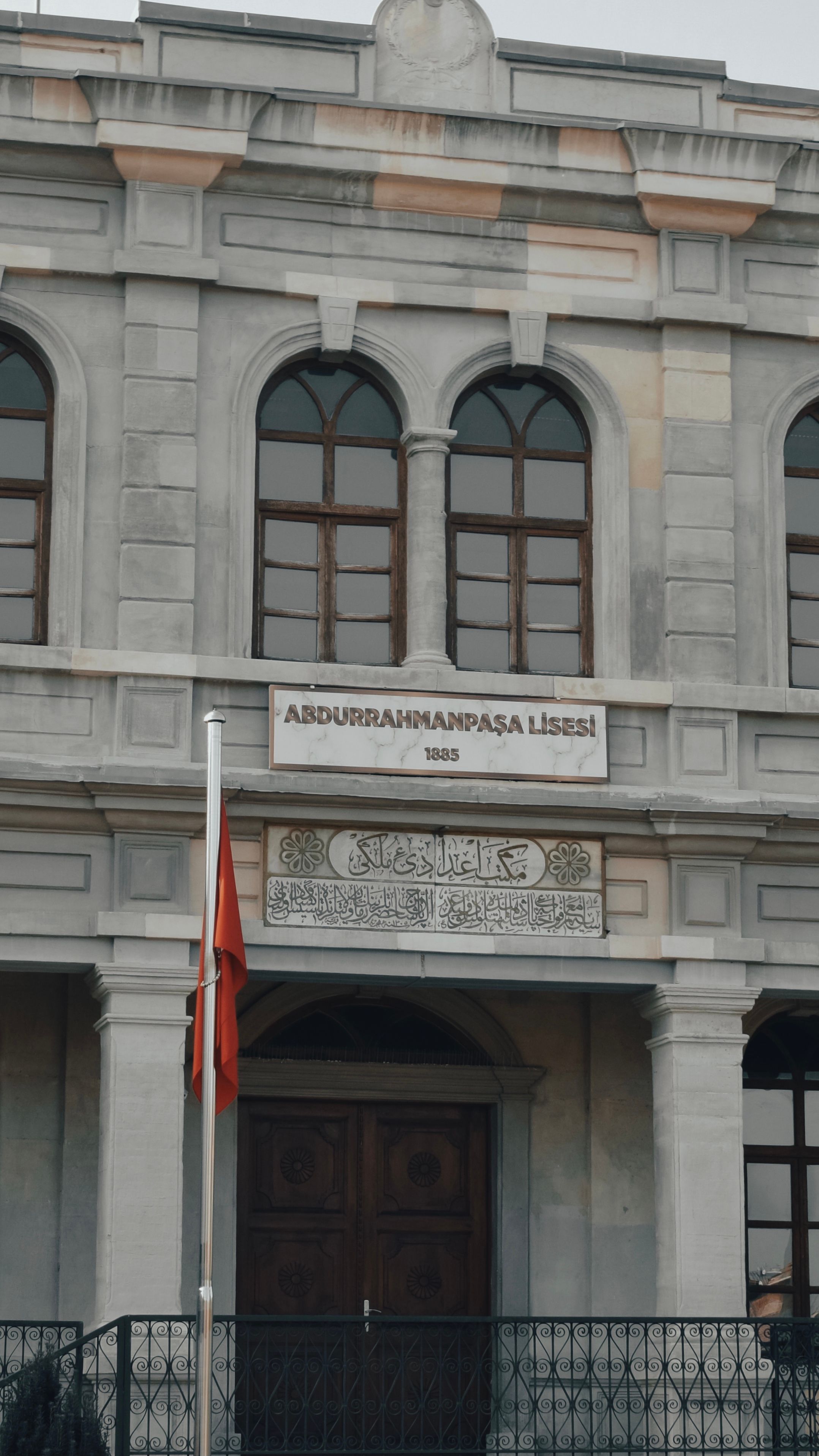 Building with Turkish Emblem · Free Stock Photo
