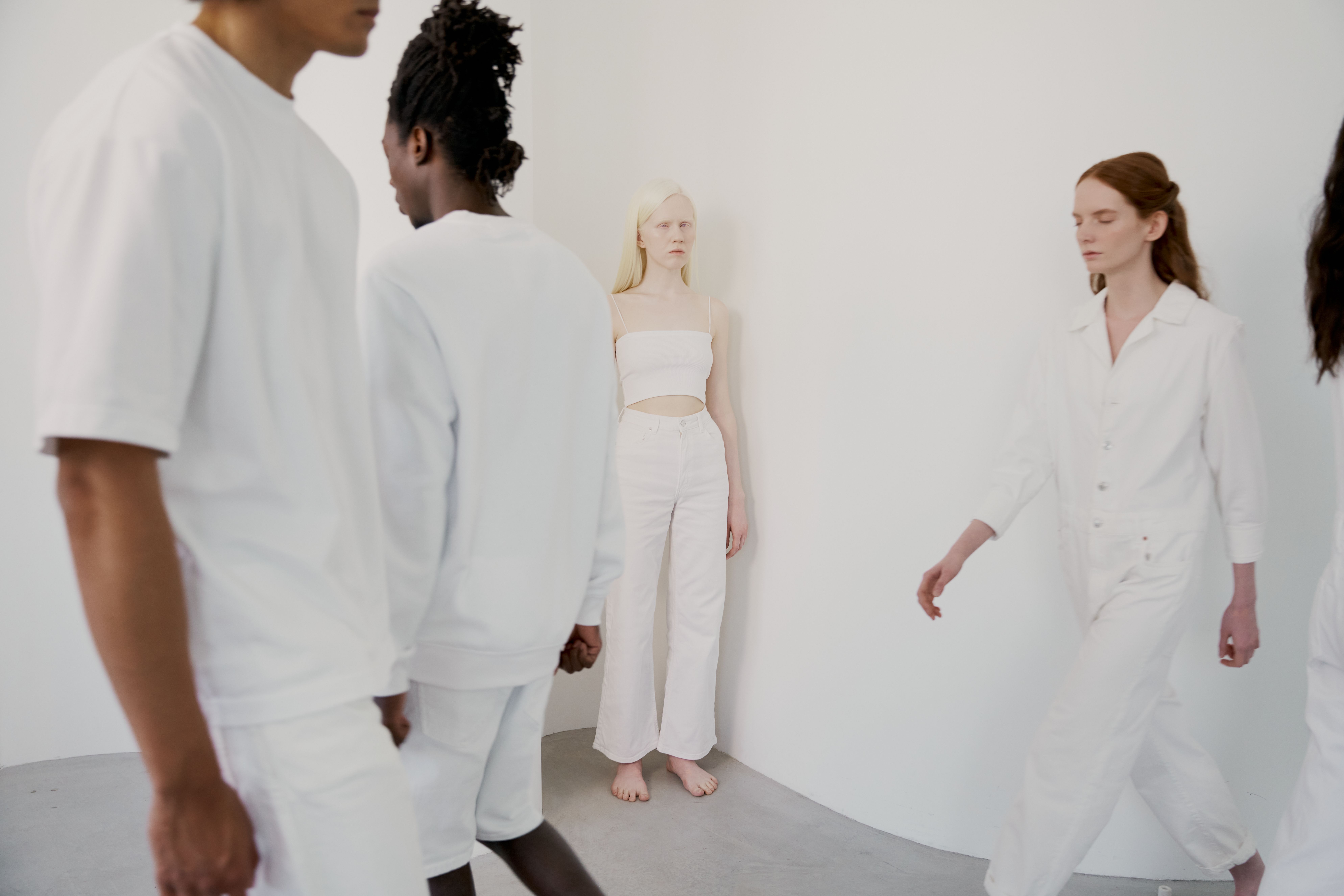 People in White Clothes · Free Stock Photo