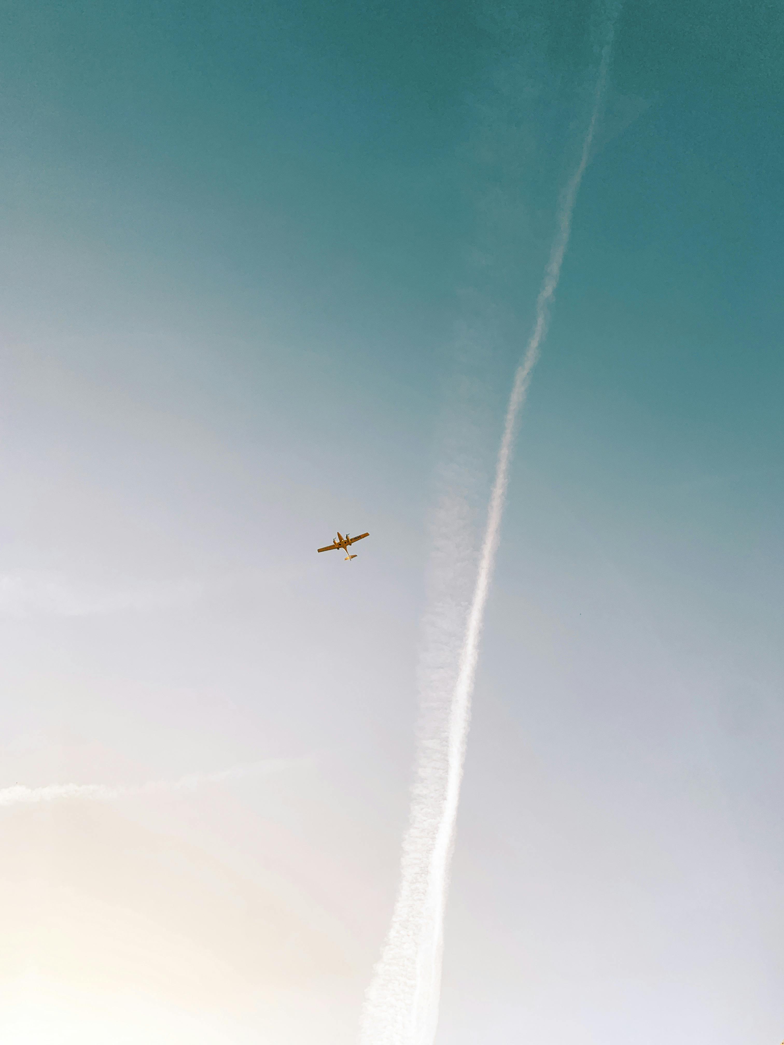 Airplane Contrail Photos, Download The BEST Free Airplane Contrail ...