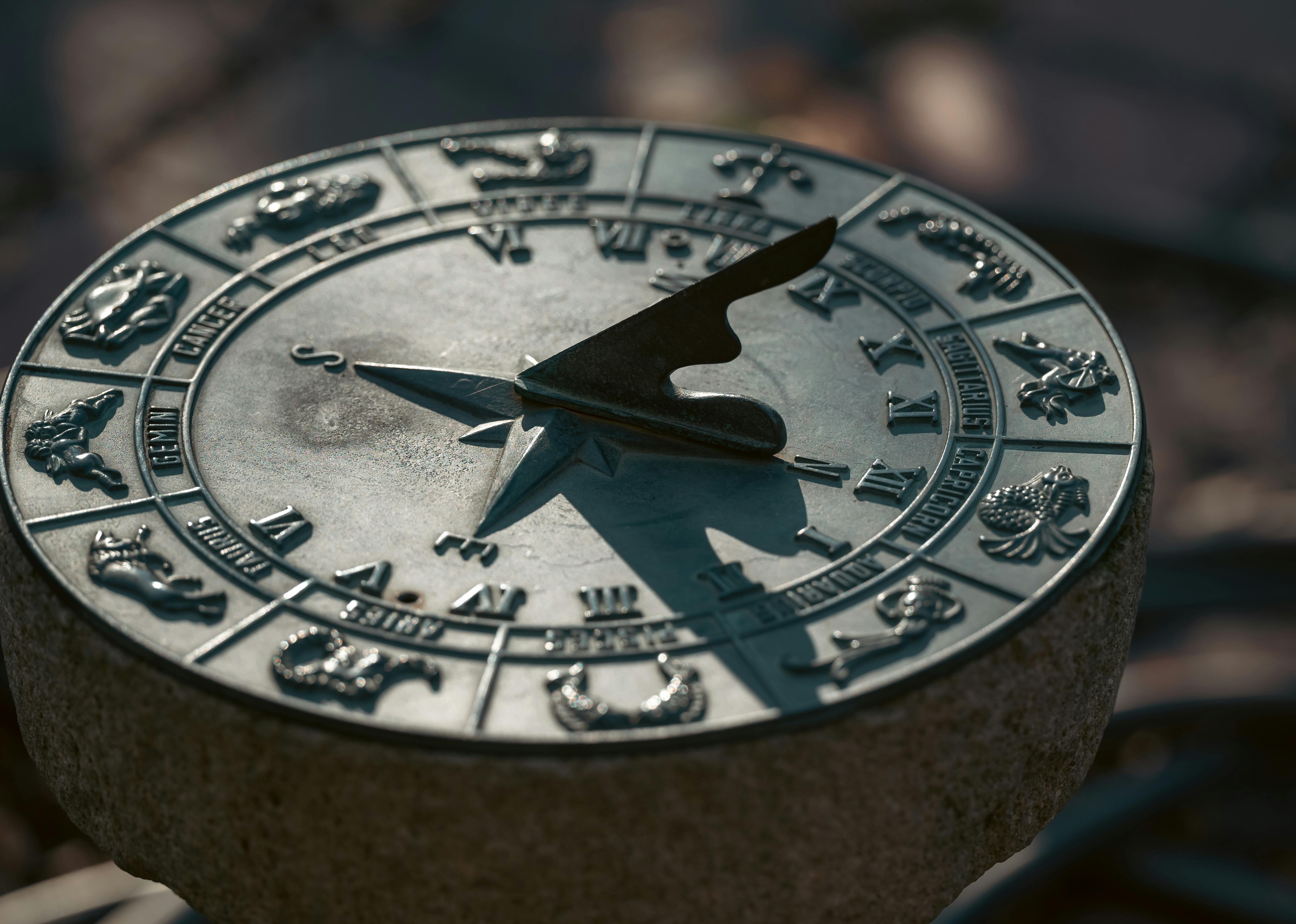 10+ Best Sundial Photos · 100% Free Download · Pexels Stock Photos
