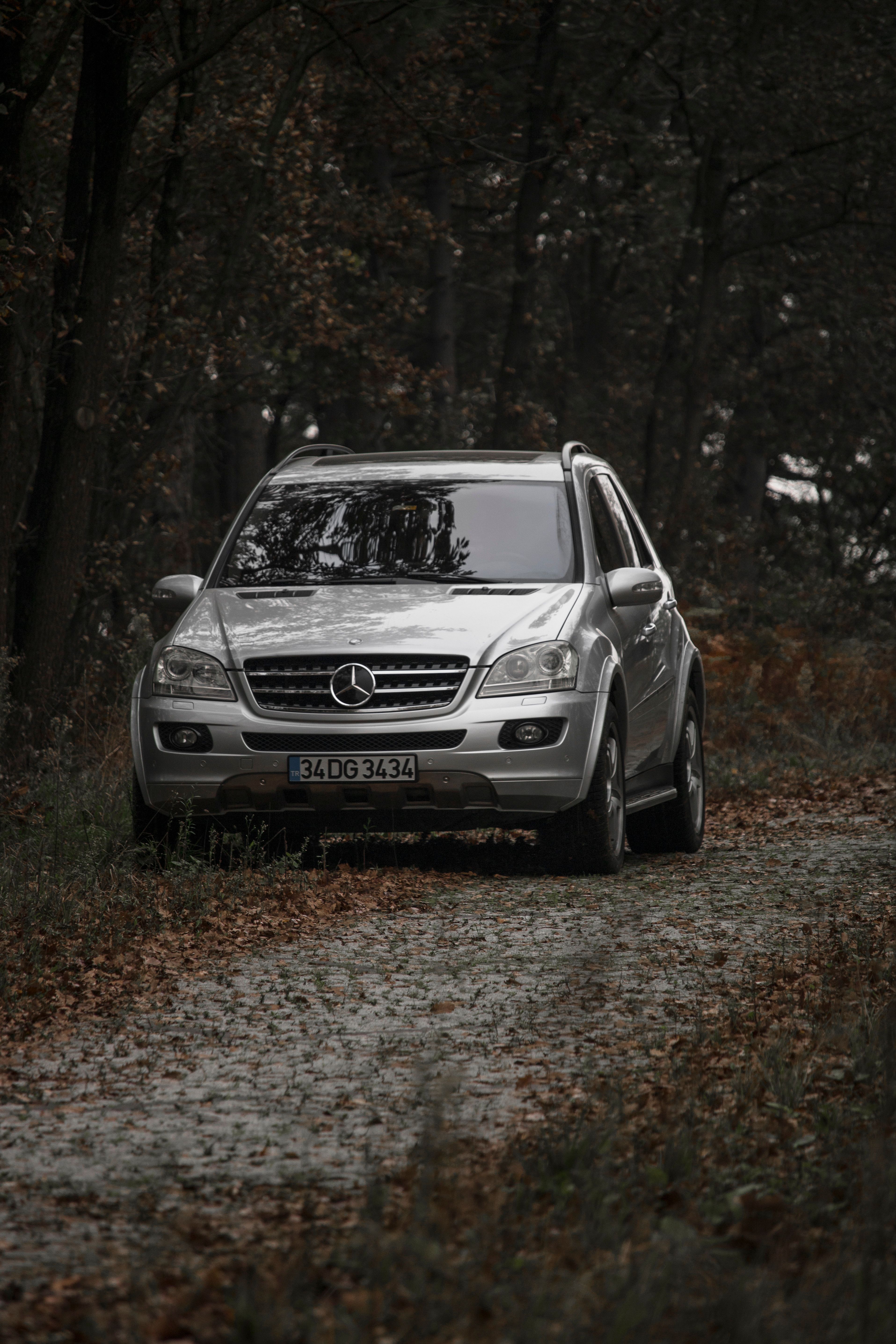 White Mercedes Benz Cars · Free Stock Photo