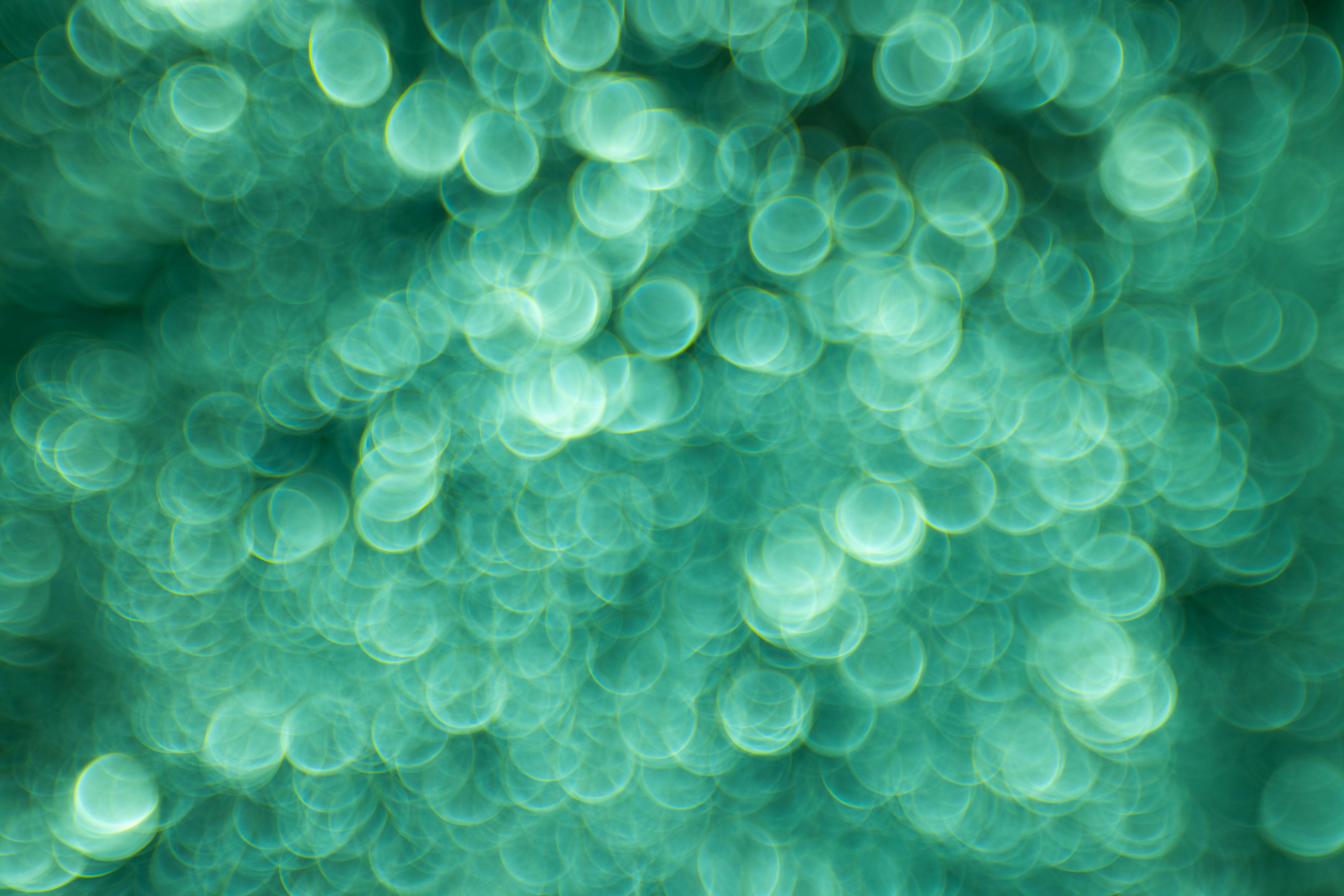 Green Light Reflections · Free Stock Photo