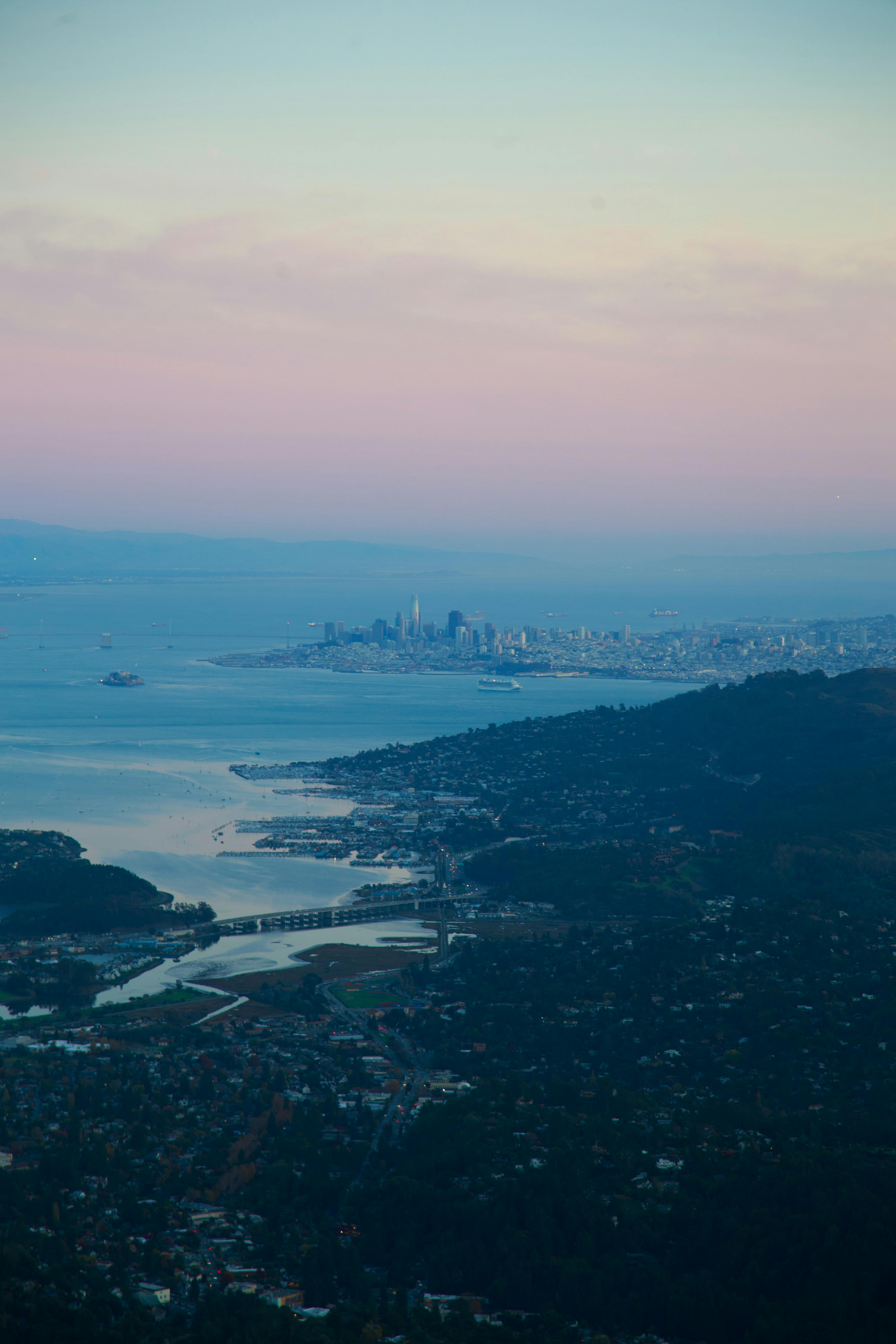Coastal City on Seashore · Free Stock Photo