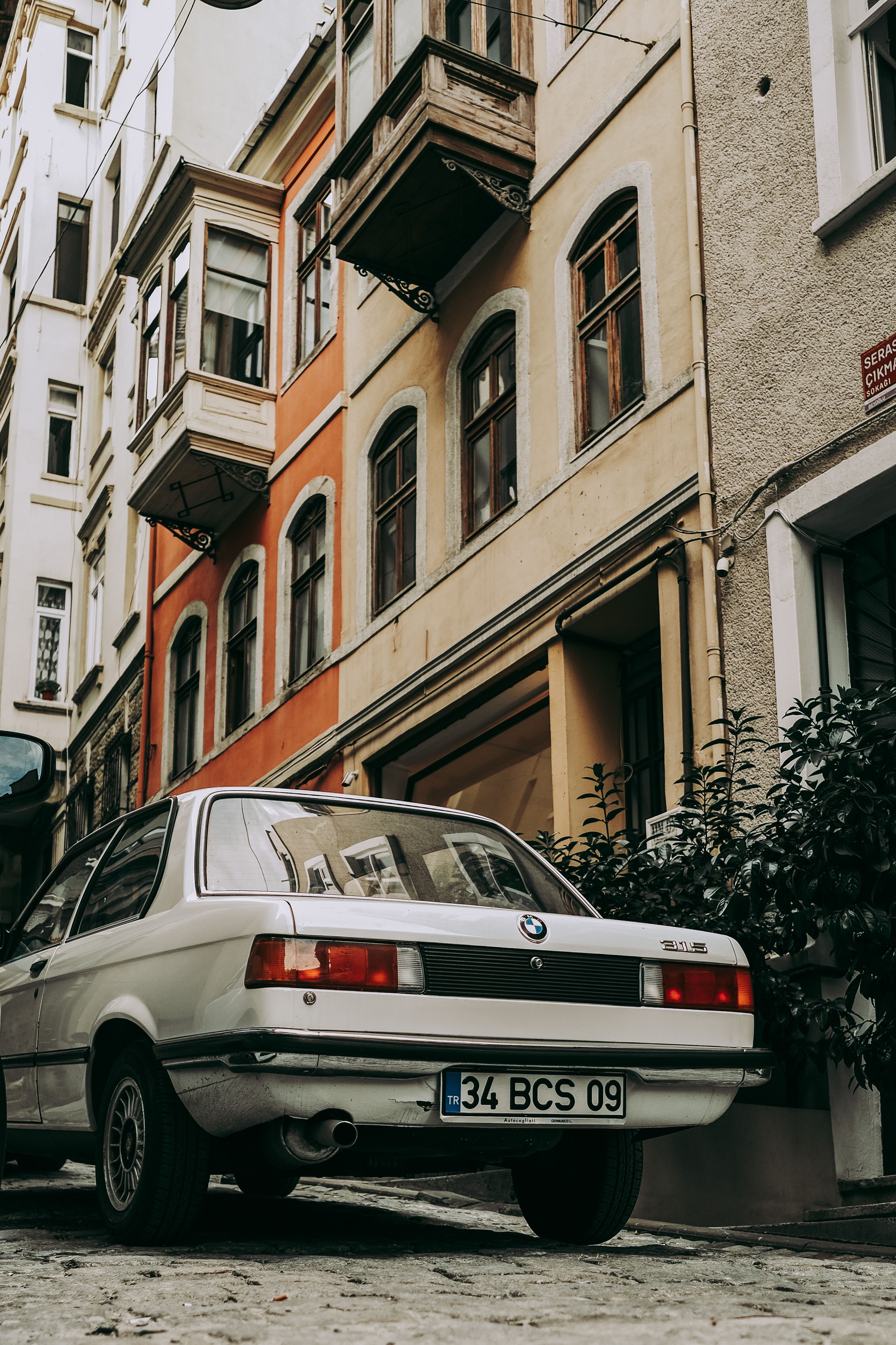 Back View of Green Car · Free Stock Photo