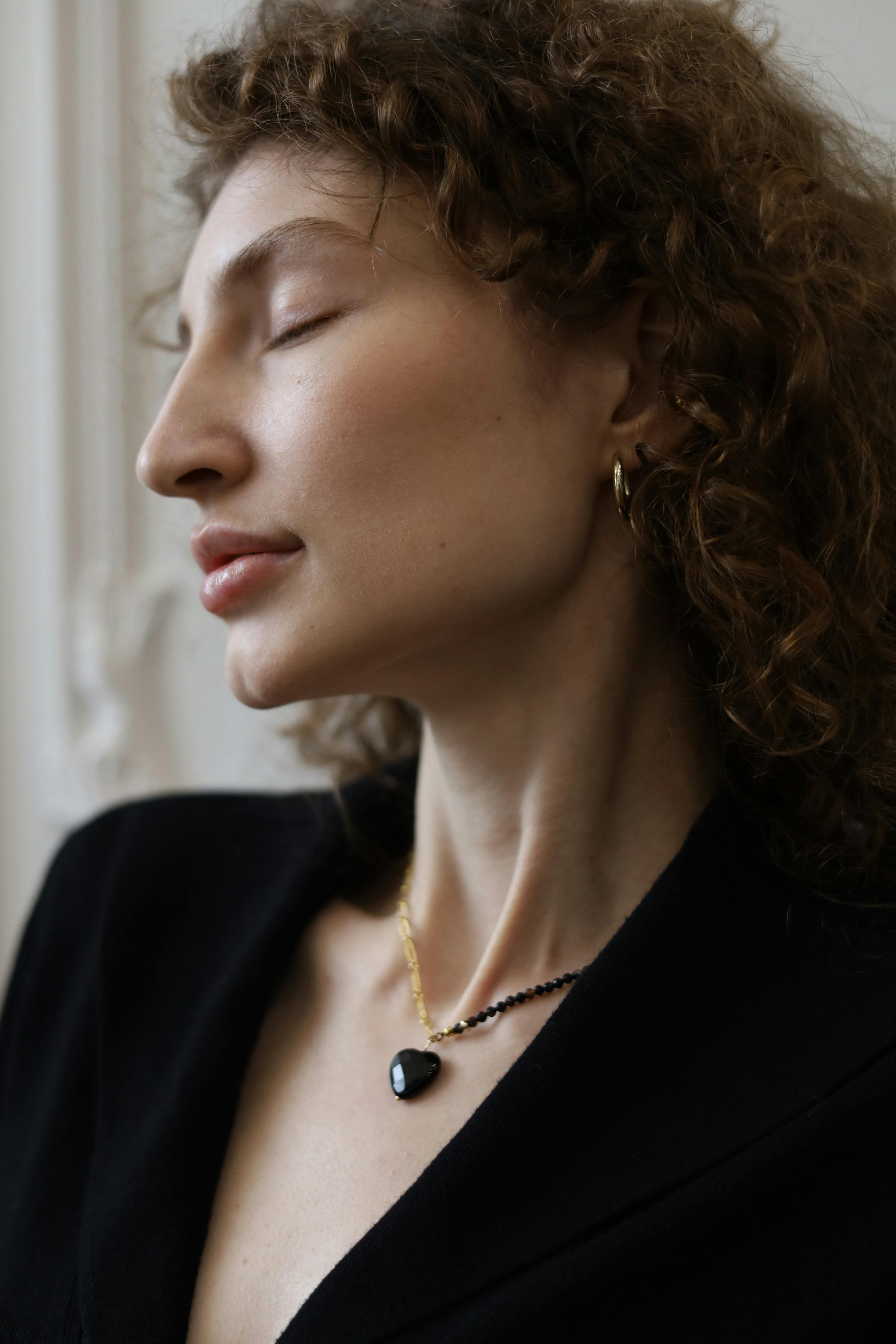 Profile View Photos, Download The BEST Free Profile View Stock Photos ...