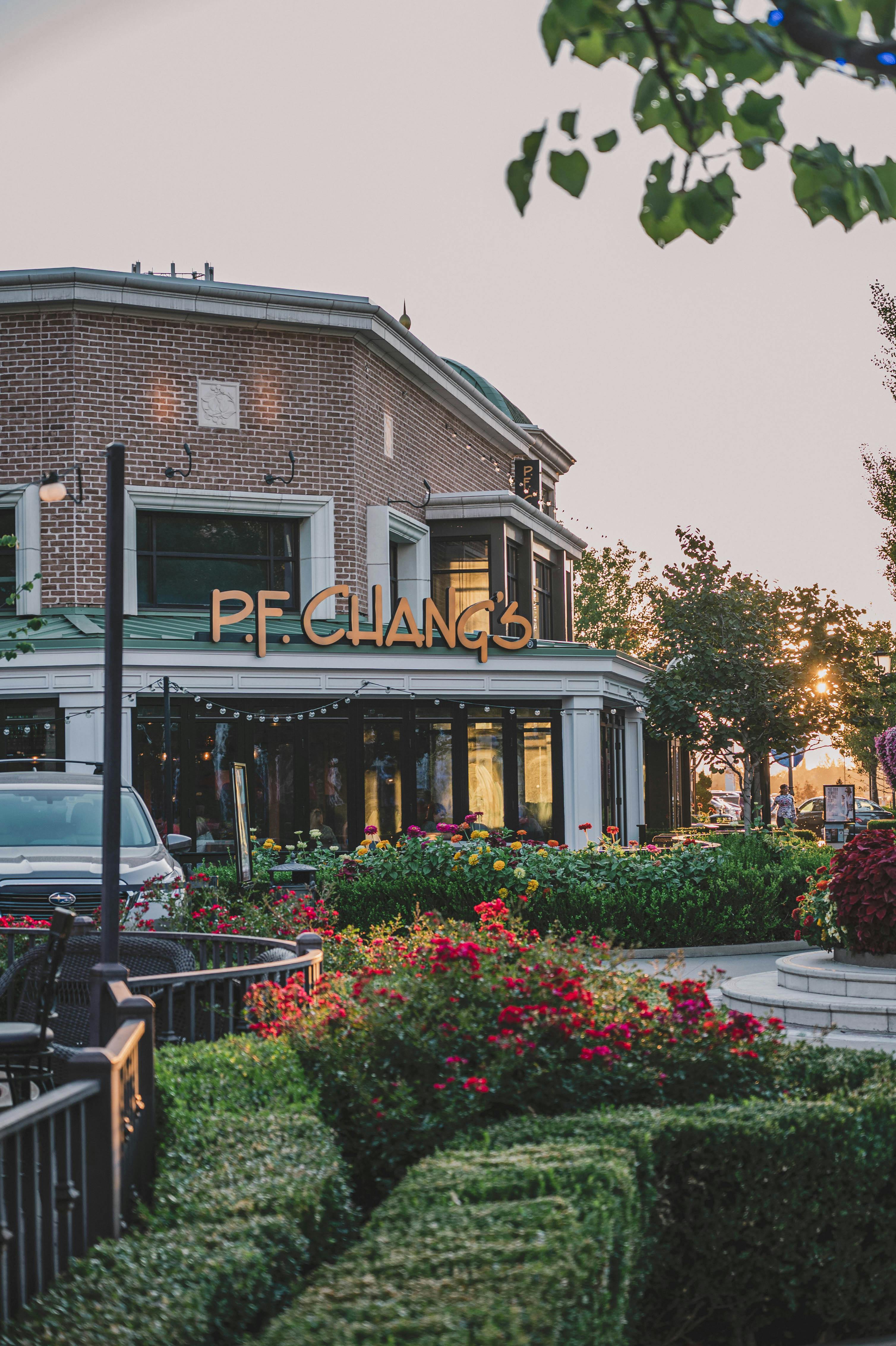 Sign for a Restaurant on the Building · Free Stock Photo