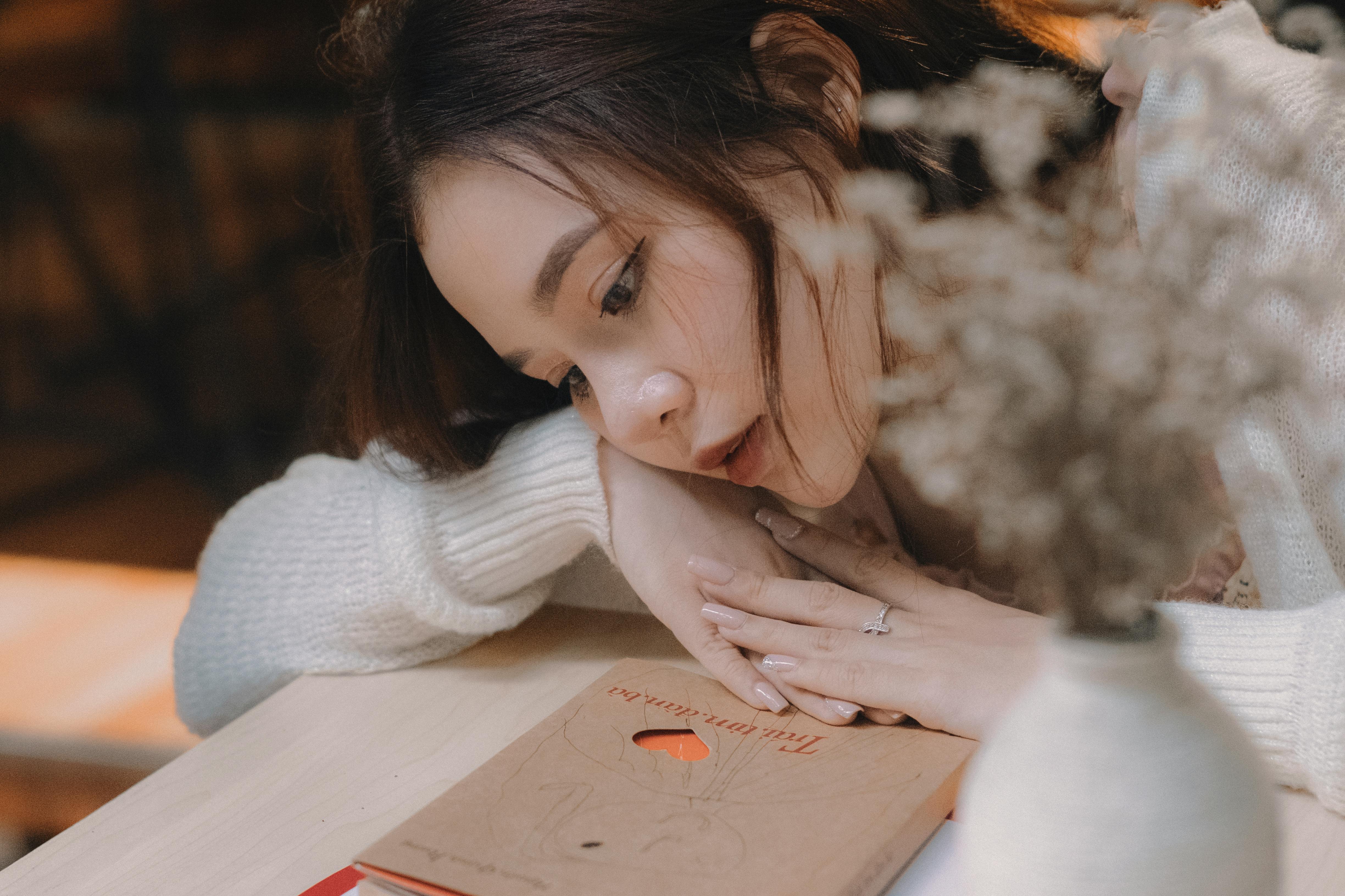 White and Pink Hello You Card · Free Stock Photo