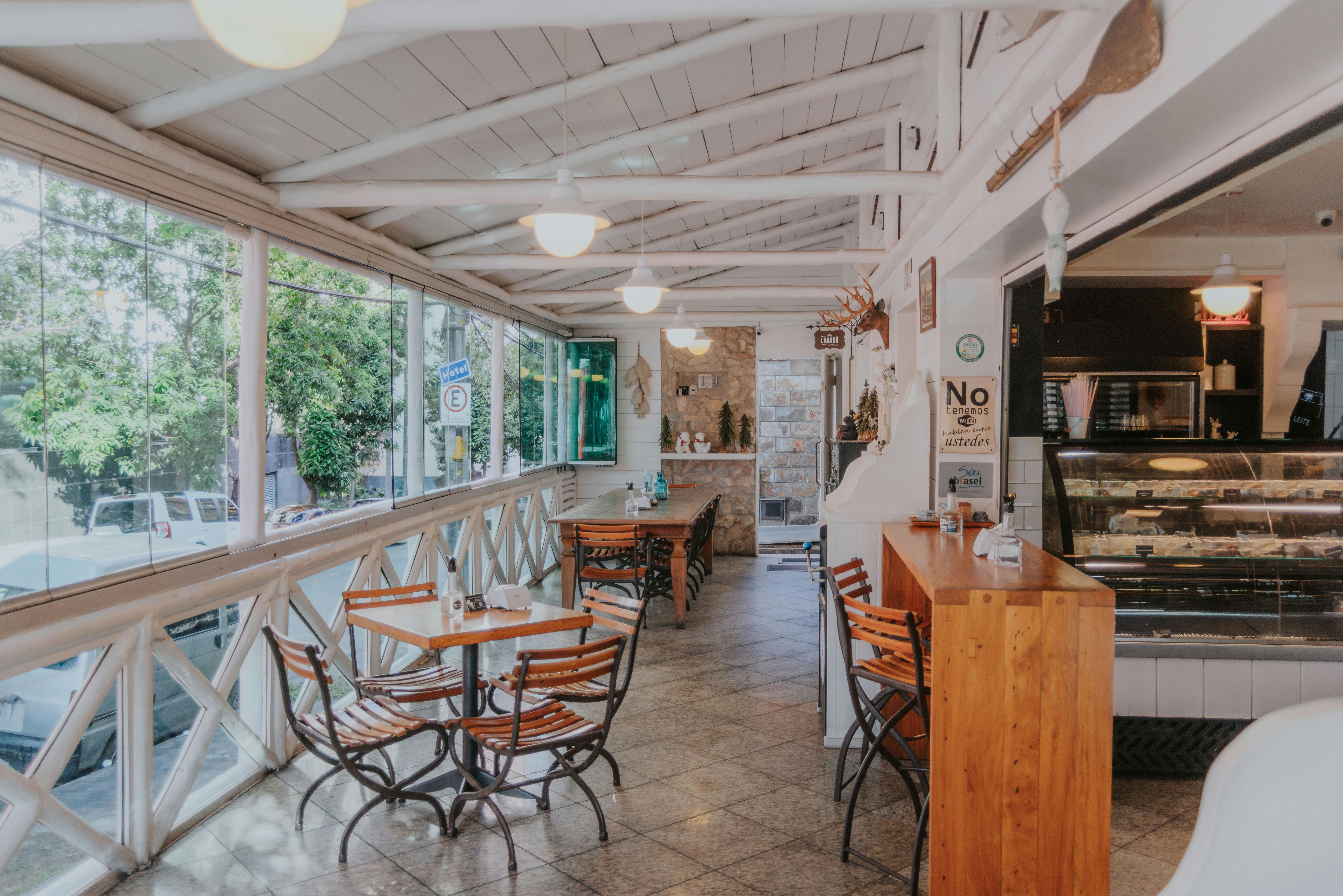 Vintage restaurant · Free Stock Photo