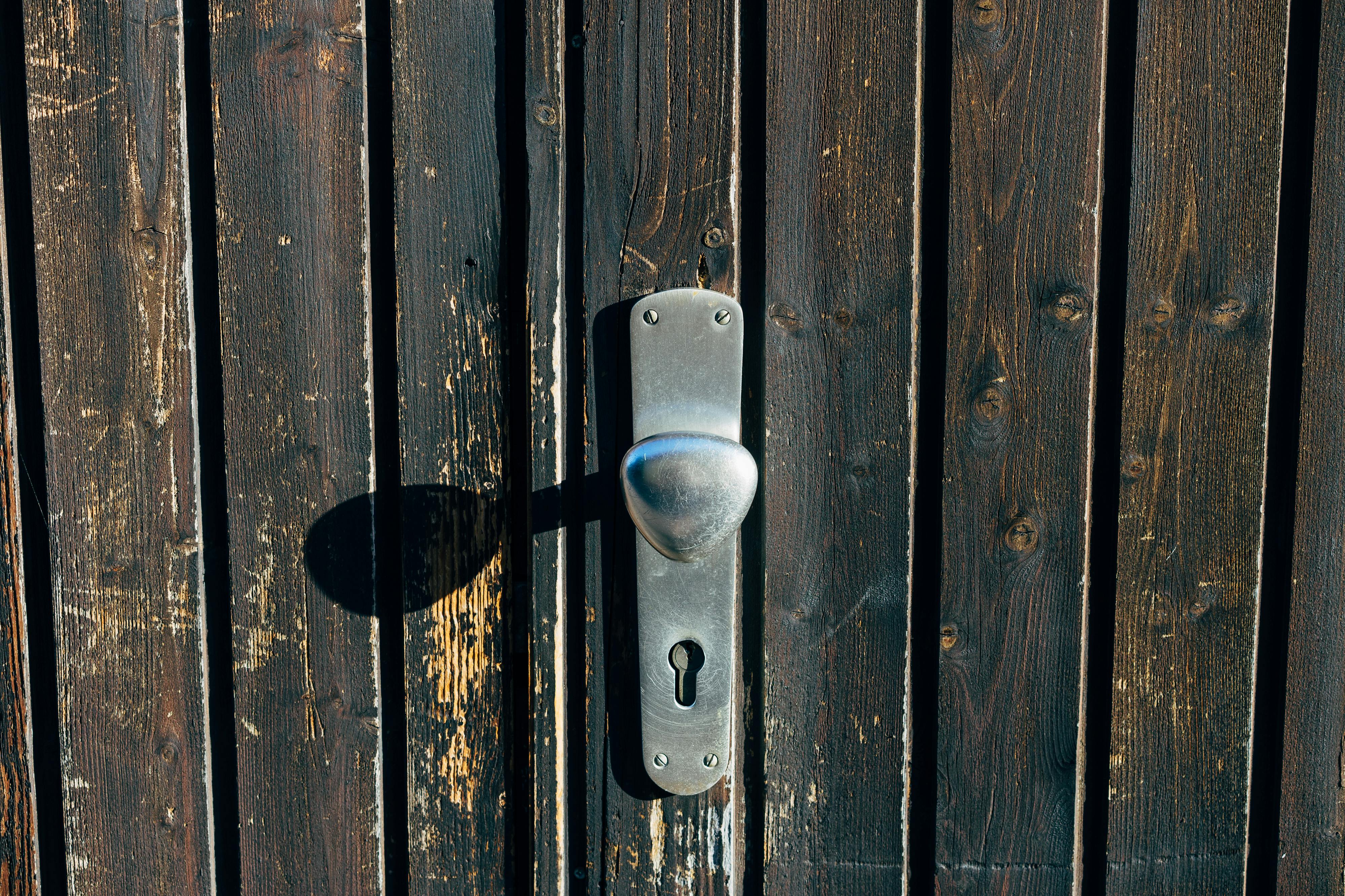 Close-Up Shot of a Metal Door Knob · Free Stock Photo