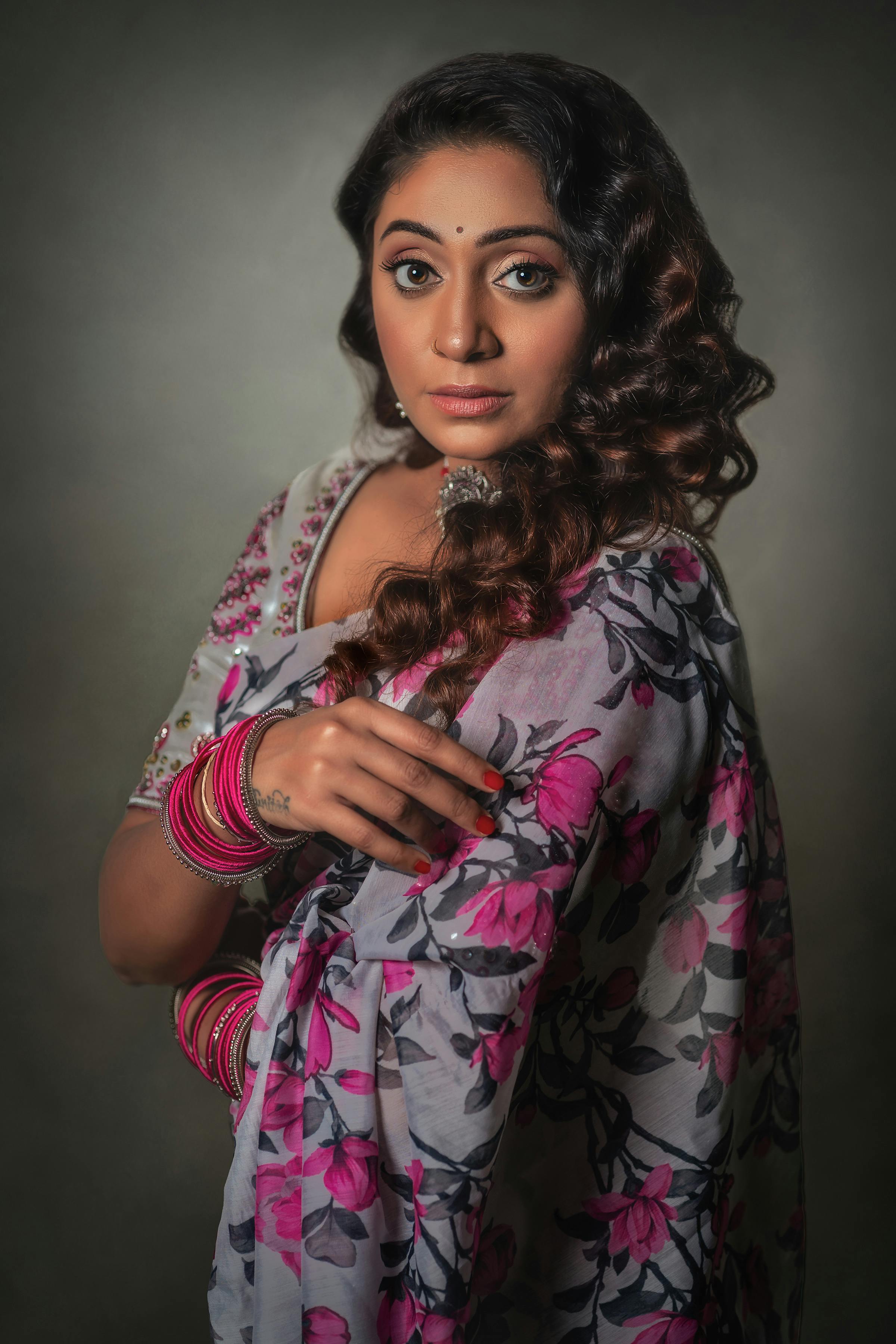 Gray Sari Photos, Download The BEST Free Gray Sari Stock Photos & HD Images