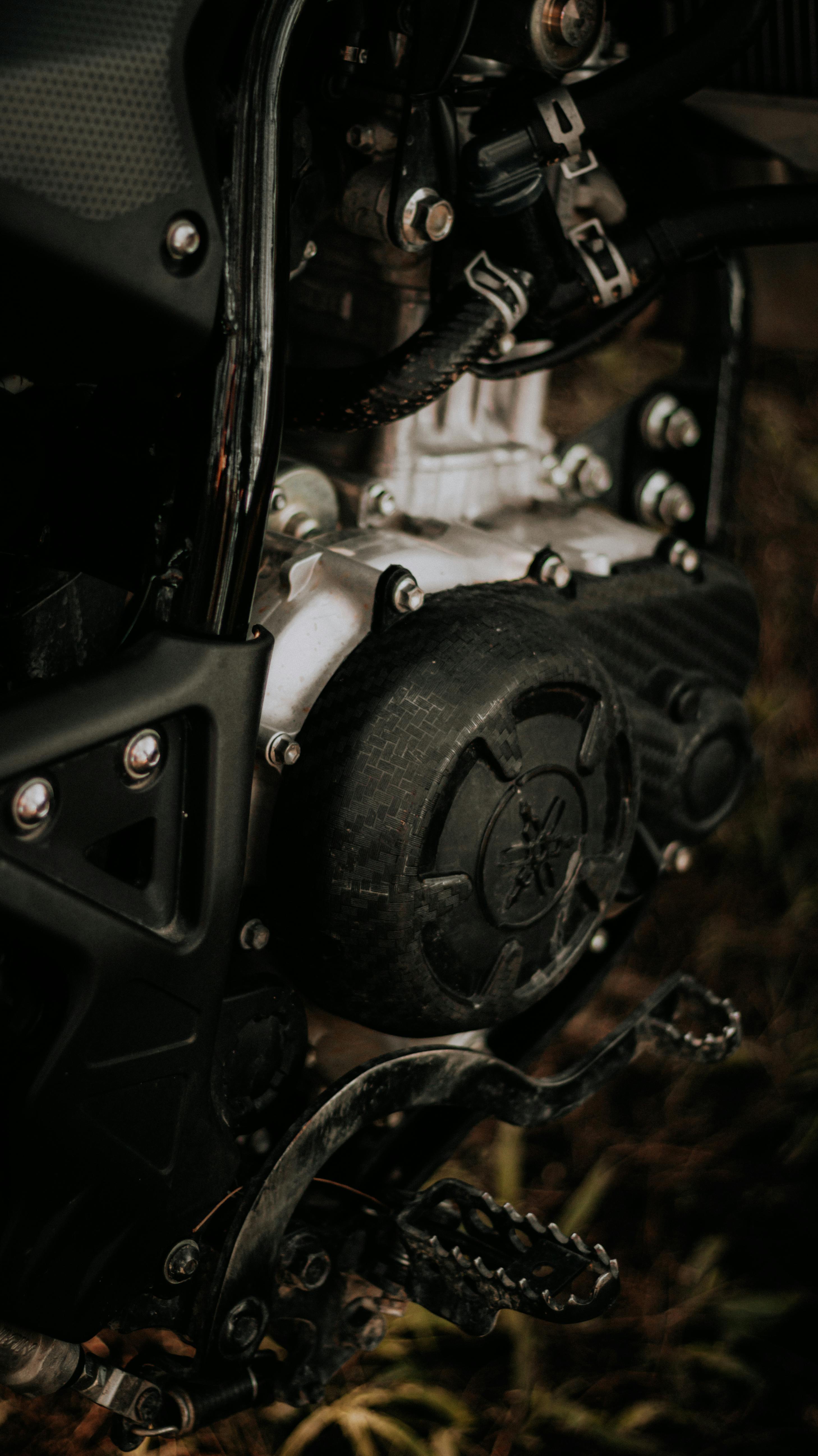 Black and Red Engine Bay · Free Stock Photo
