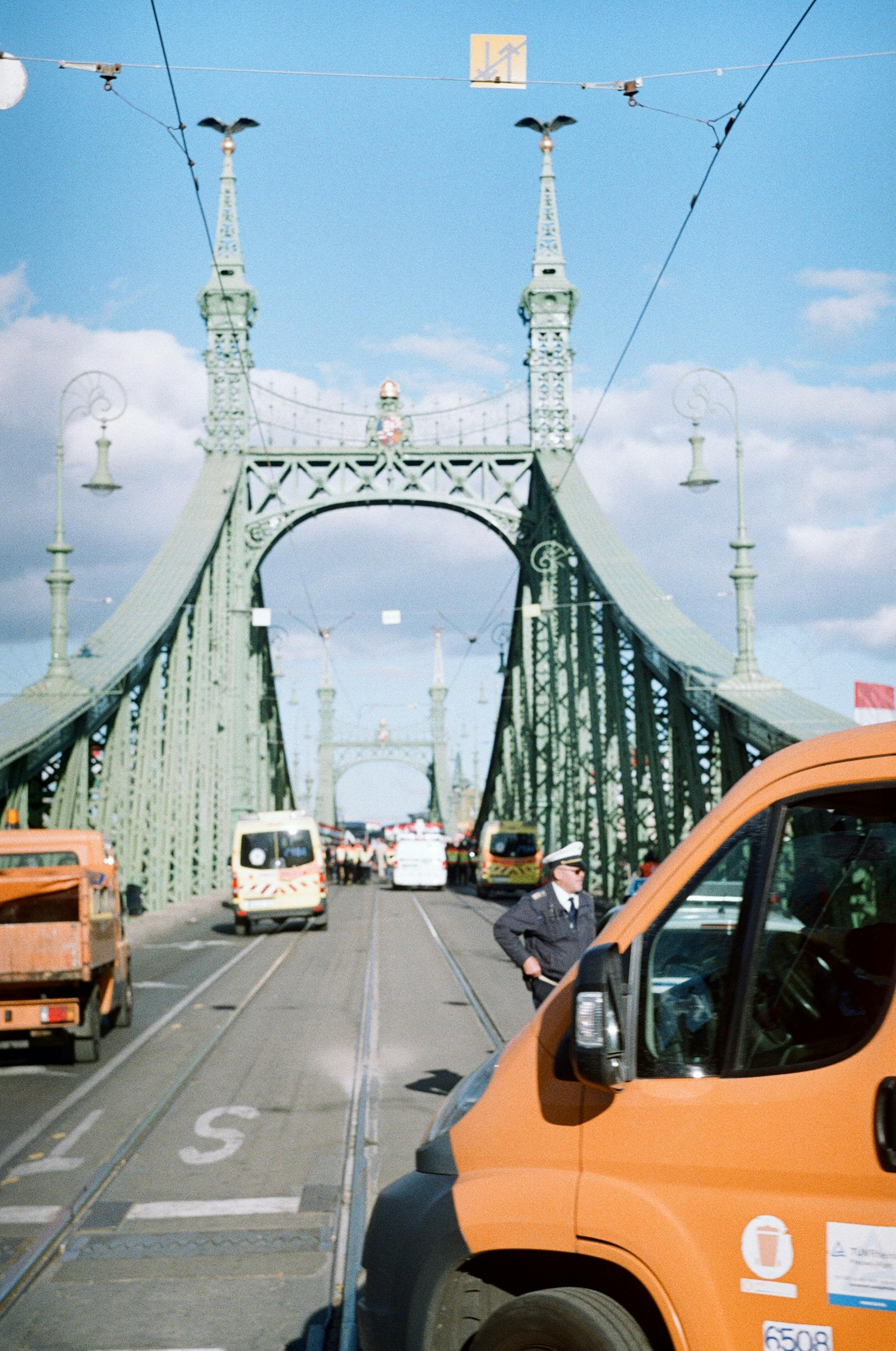 Road Arch Bridge Photos, Download The BEST Free Road Arch Bridge Stock ...