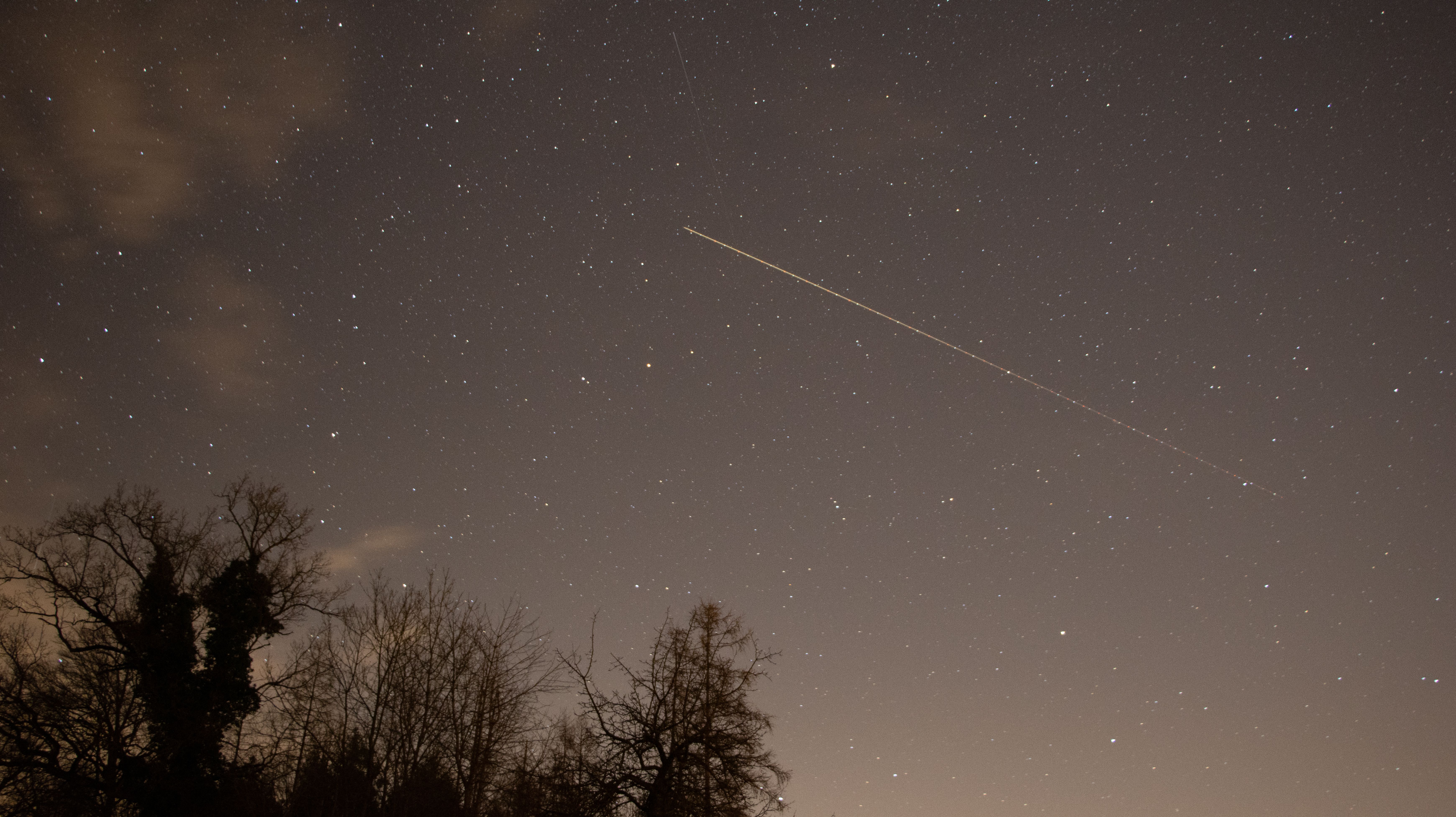 A Shooting Star in the Night Sky · Free Stock Photo