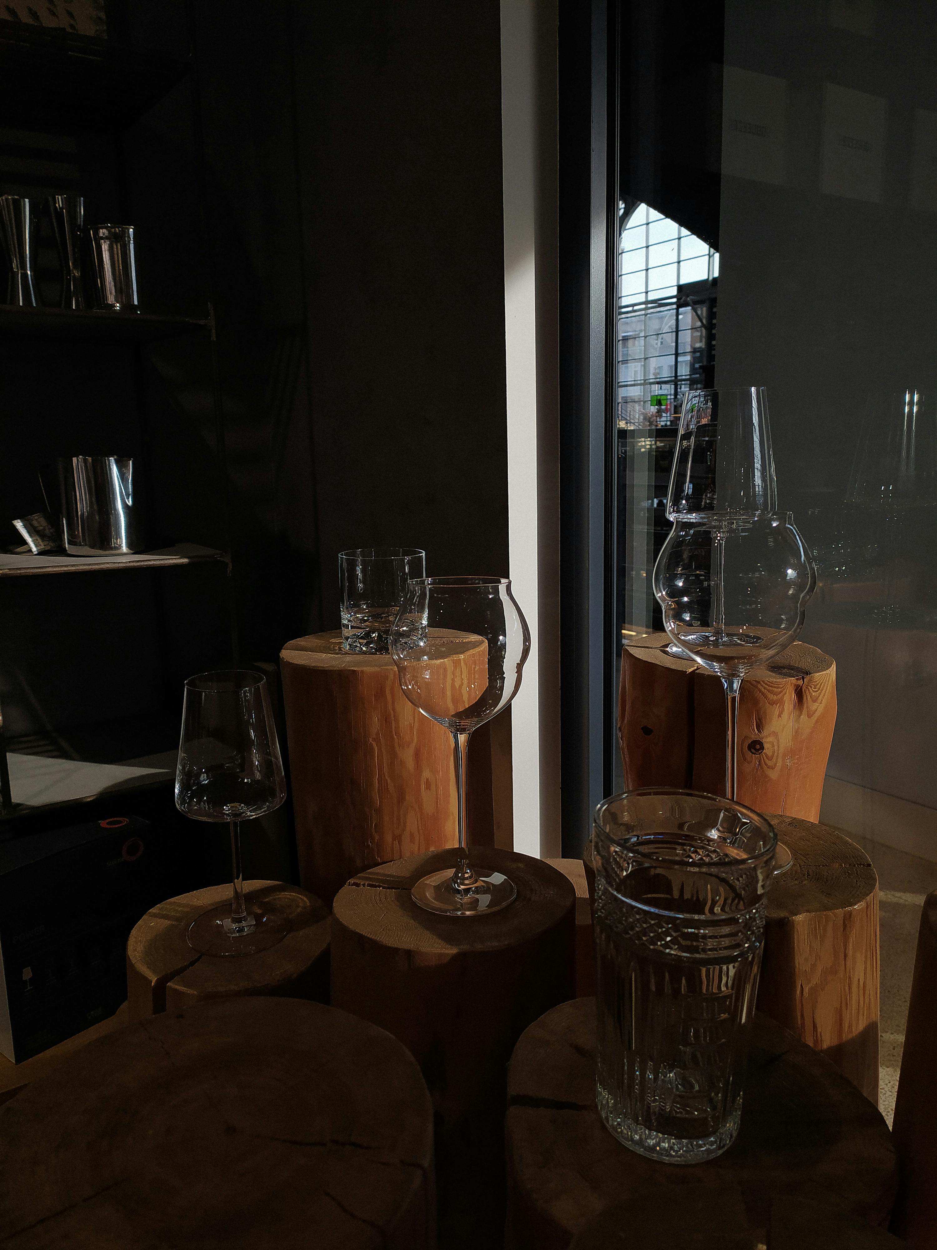 Wooden Pedestals Photos, Download The BEST Free Wooden Pedestals Stock ...