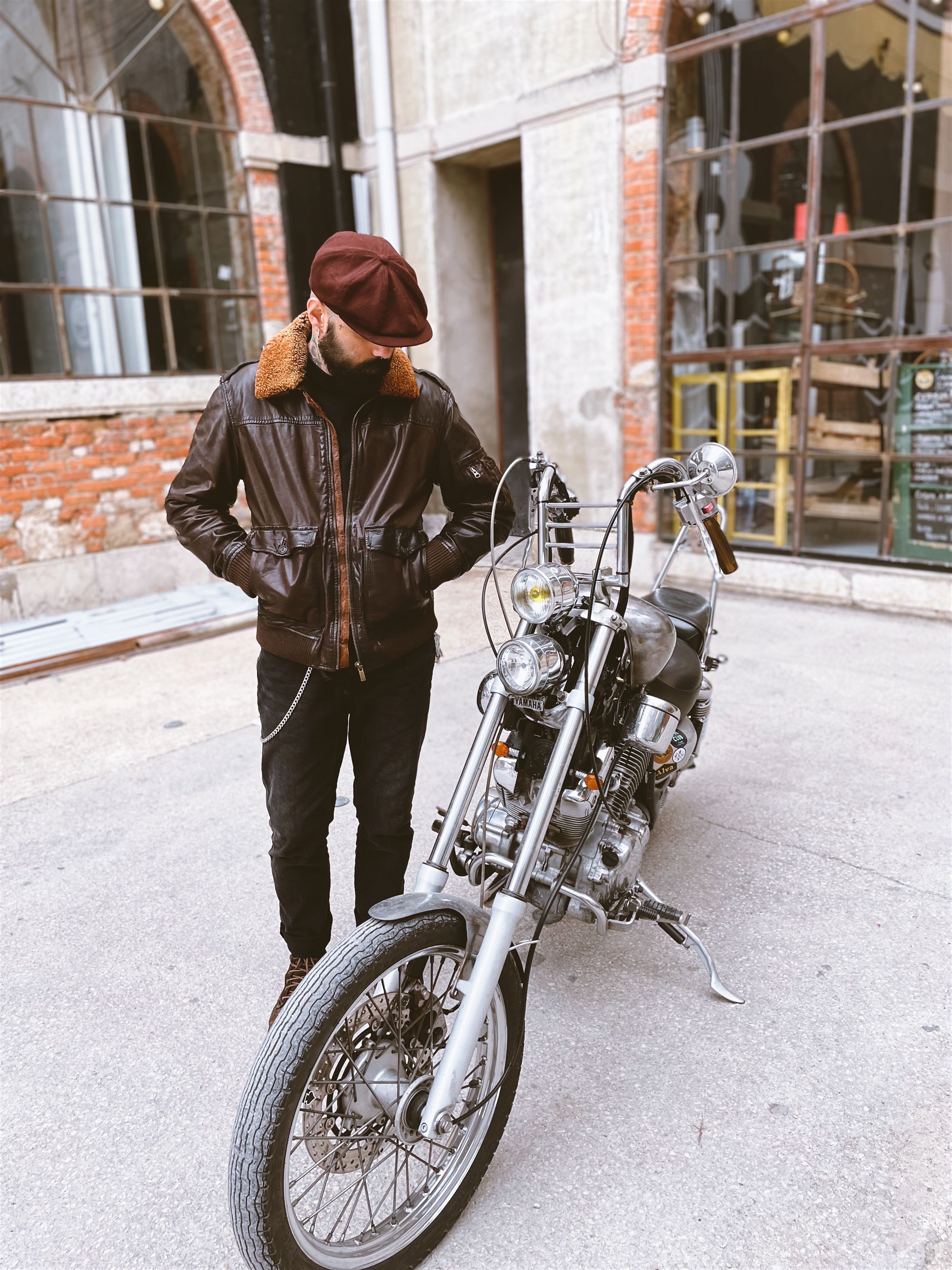 Old Fashioned Motorcycle · Free Stock Photo