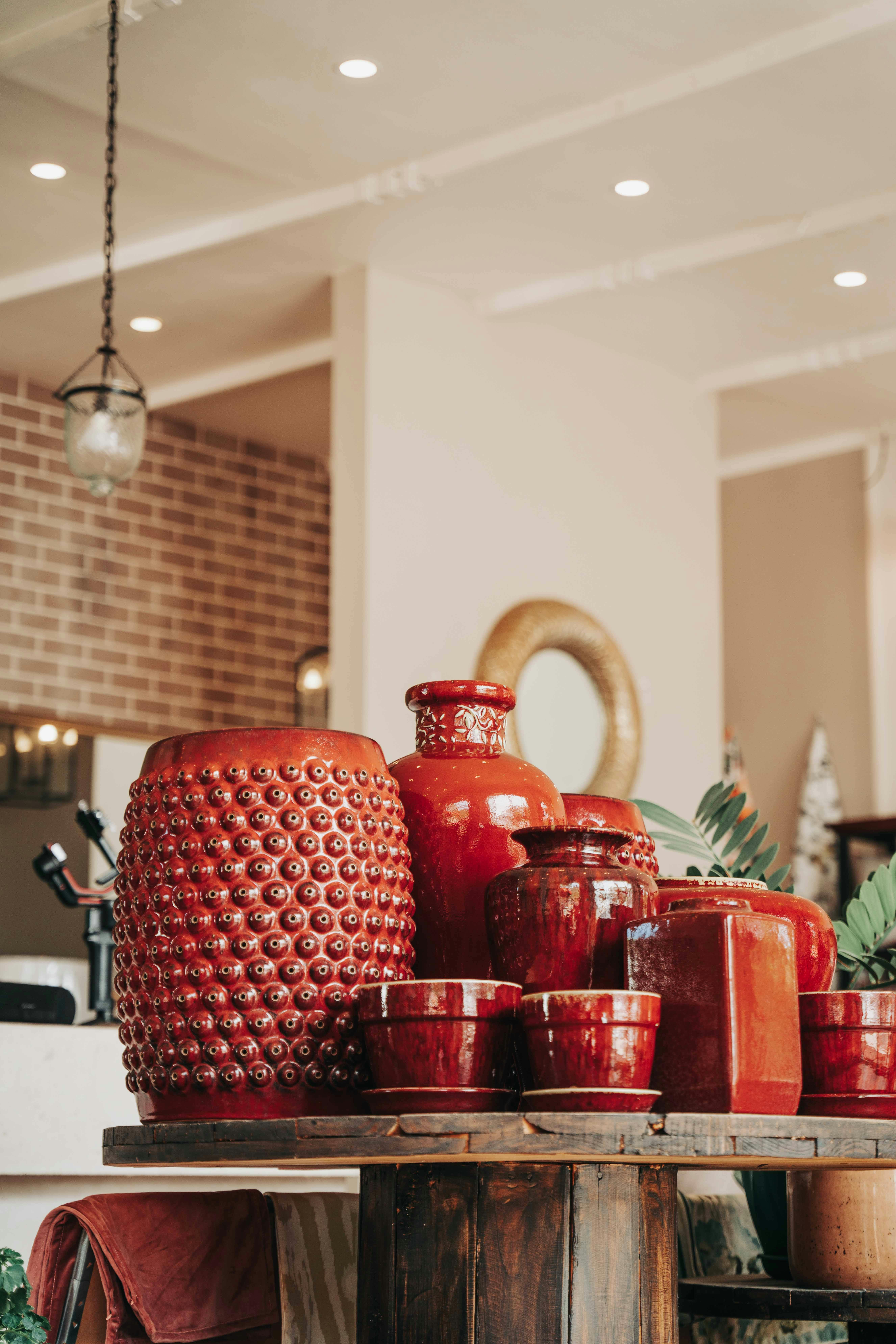 Variety of Red Pots · Free Stock Photo