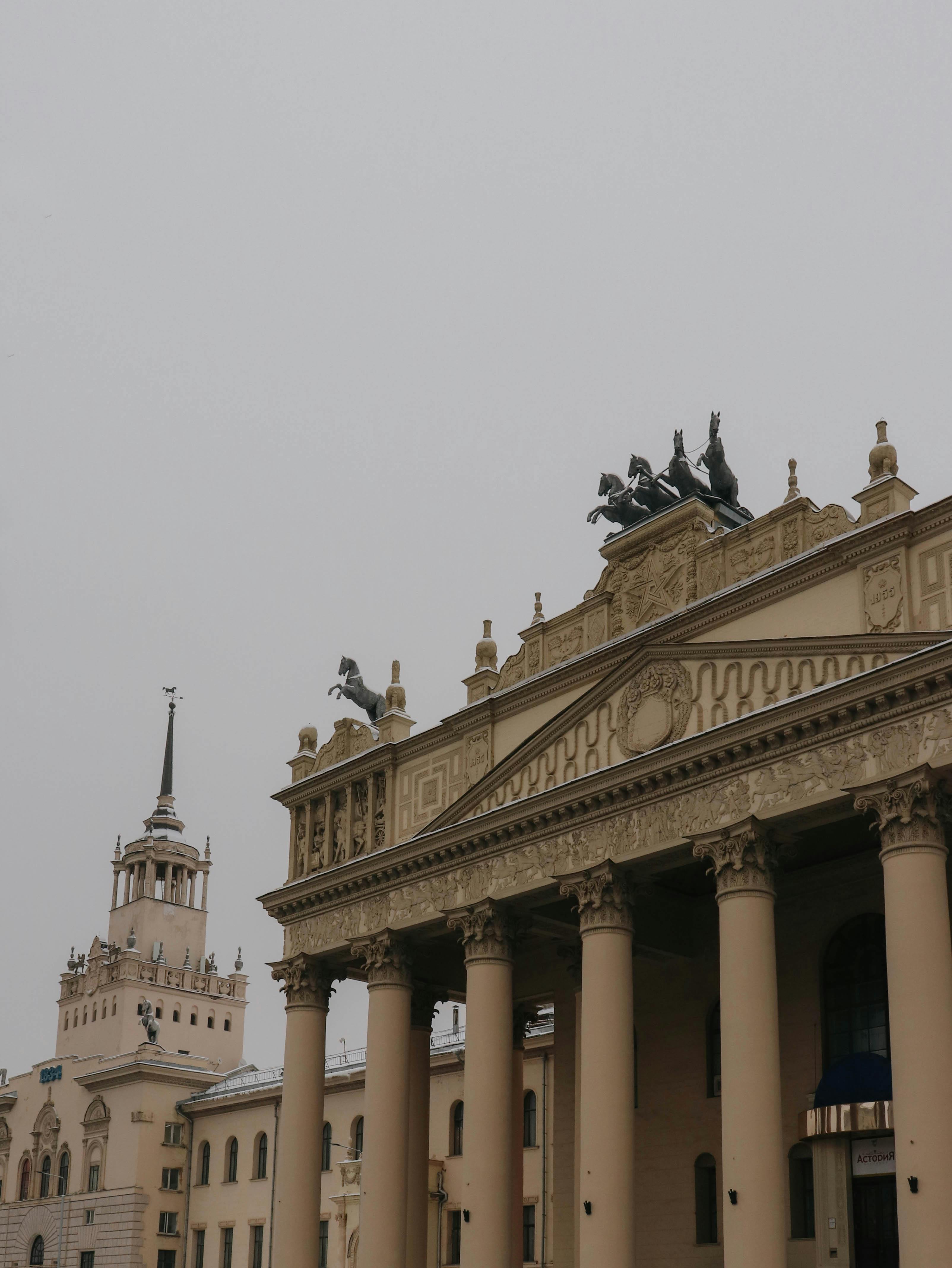 Buildings with Arches and Columns · Free Stock Photo