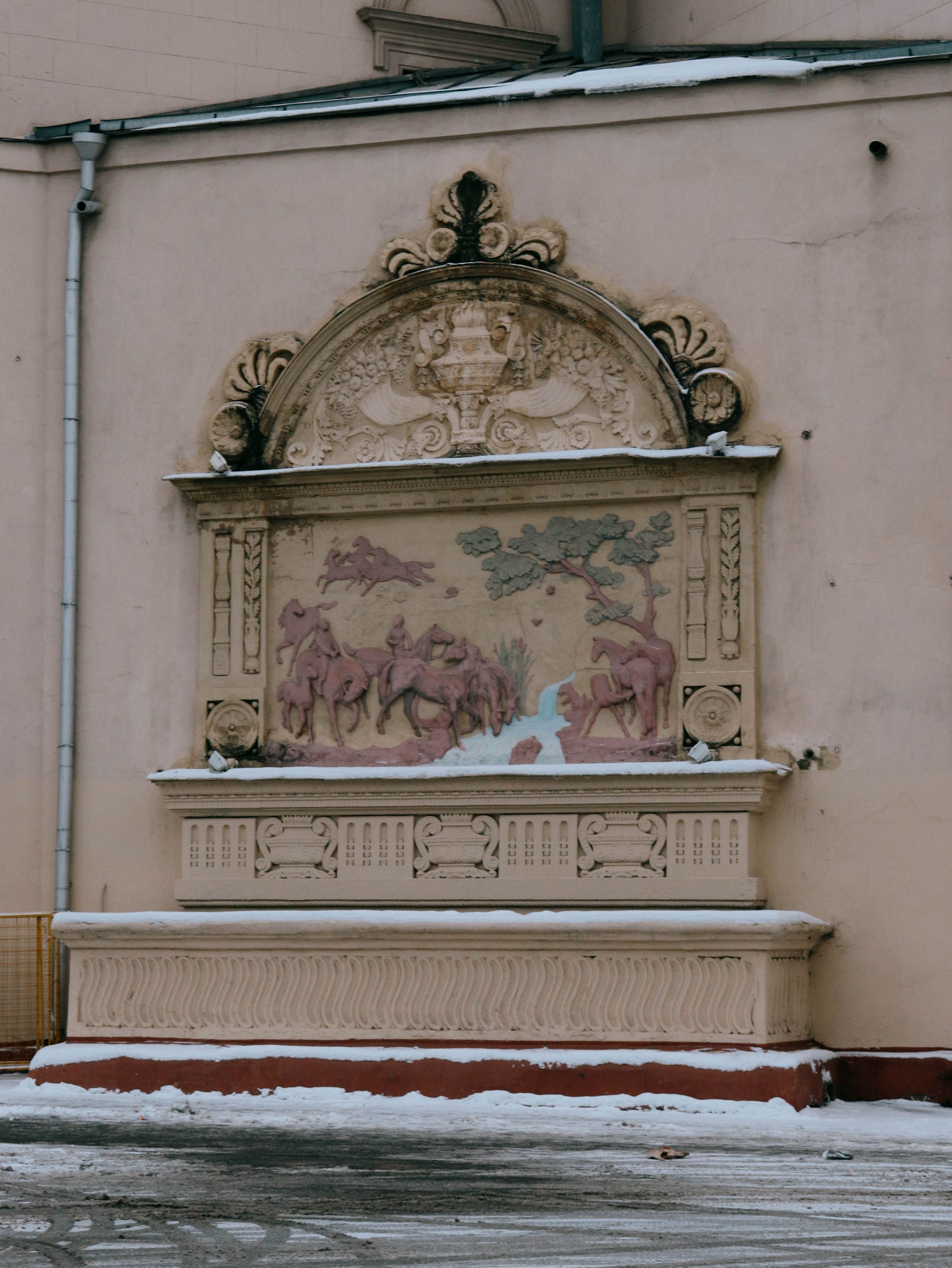 Old Traditional Building with Ornate Walls · Free Stock Photo