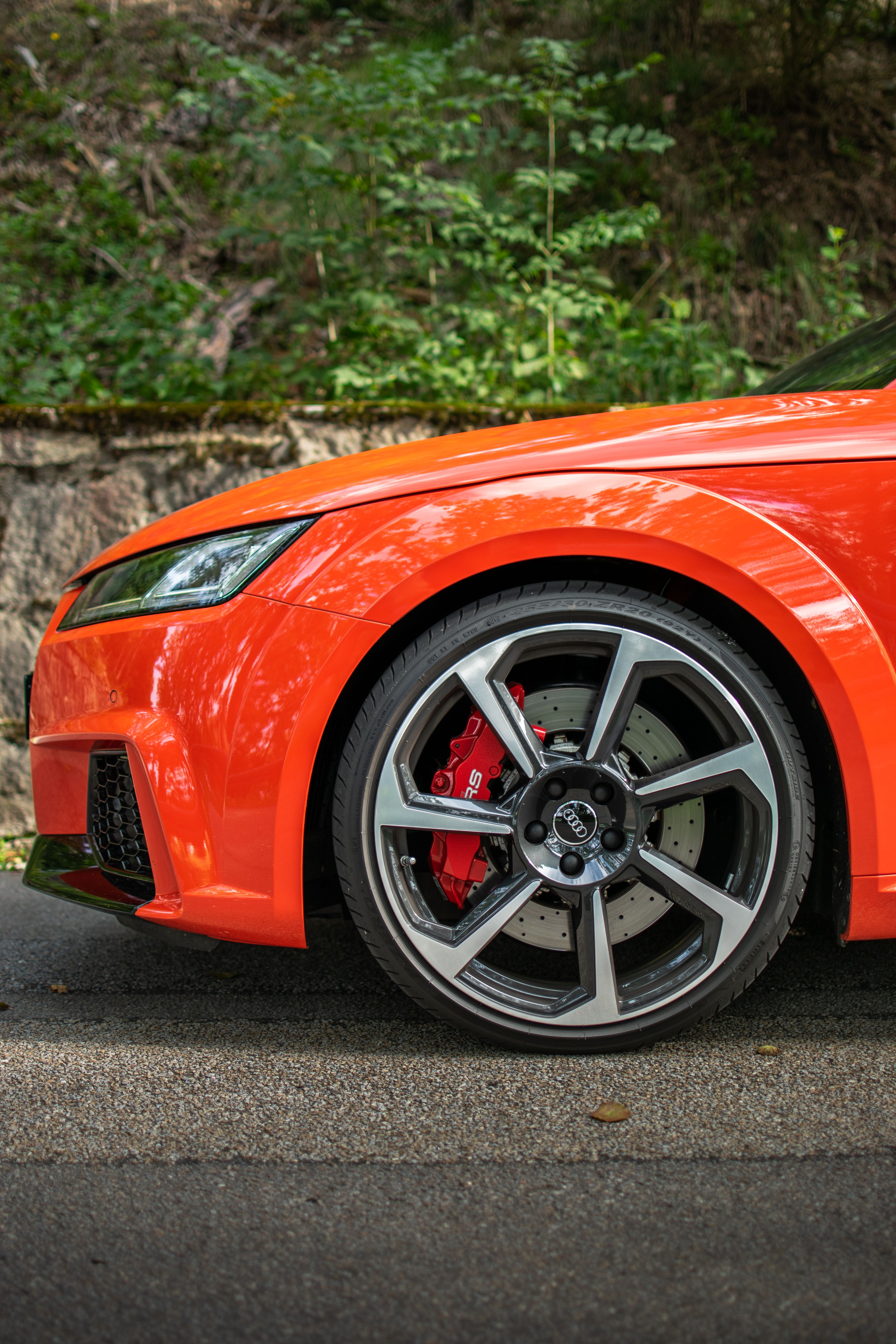Yellow Audi RS Q8 Parked on the Rod · Free Stock Photo