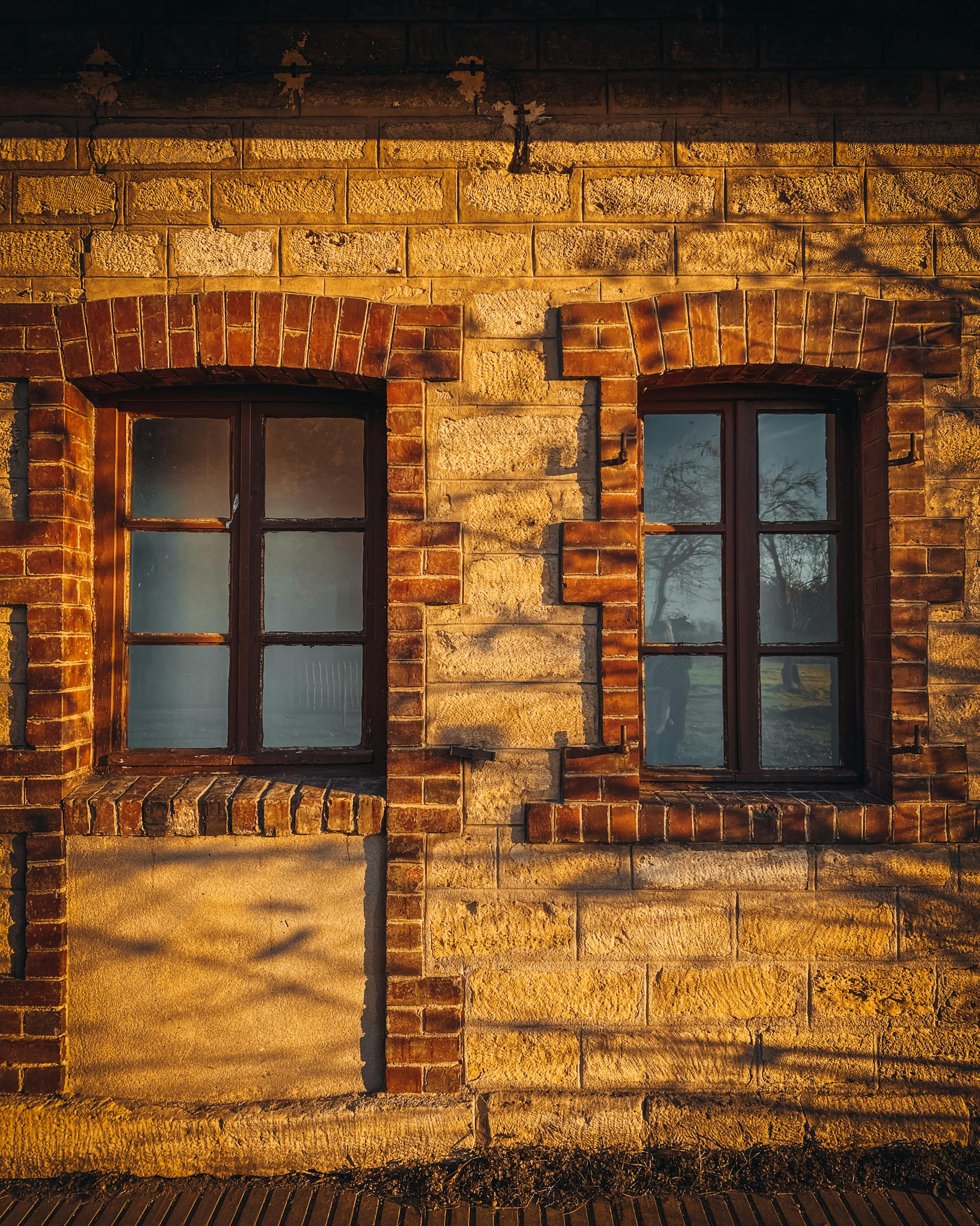 Facade of a Traditional Building · Free Stock Photo