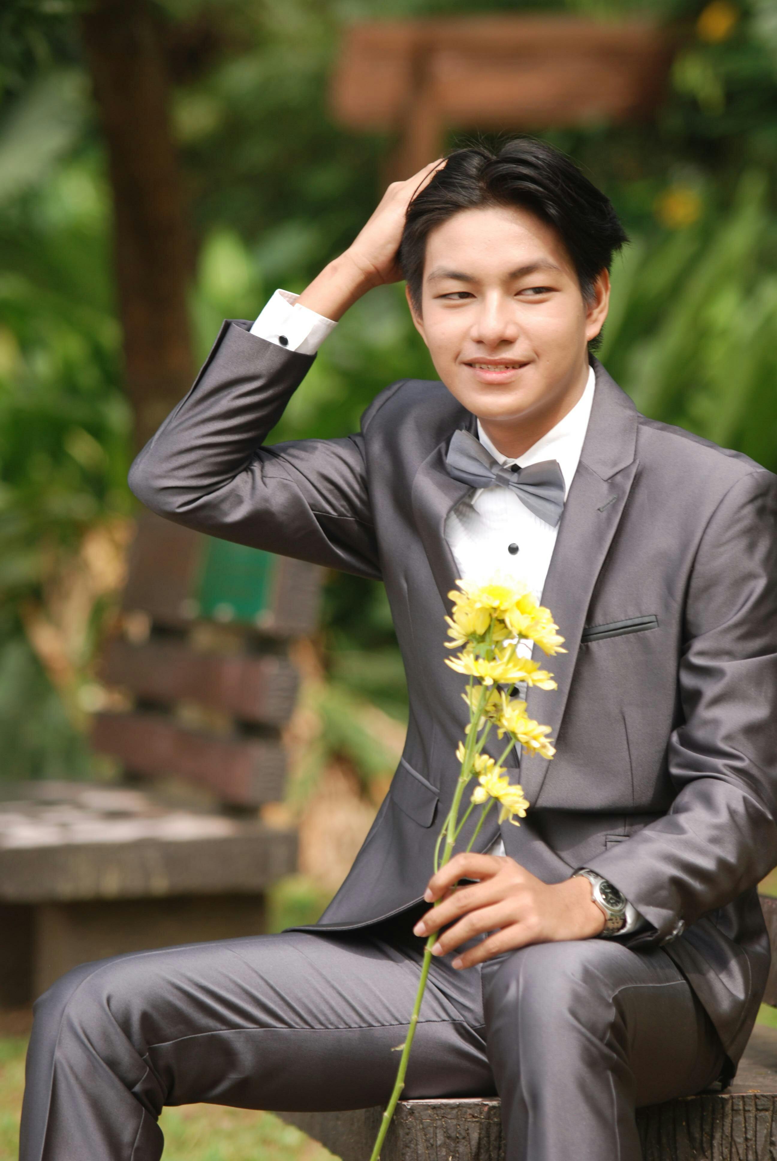 Man in Gray Suit · Free Stock Photo